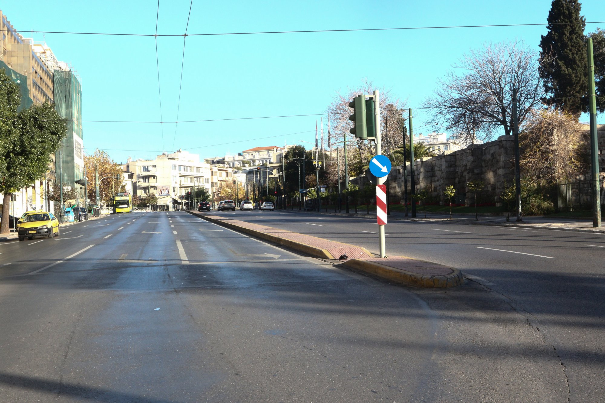 Έρημη πόλη η Αθήνα ανήμερα των Χριστουγέννων - ΤΑ ΝΕΑ
