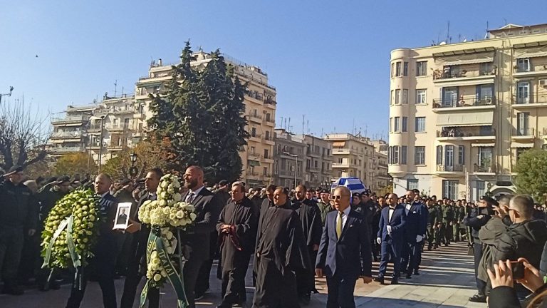 Η εκπληκτική φωτογραφία από την χιονισμένη Ακρόπολη - ΤΑ ΝΕΑ