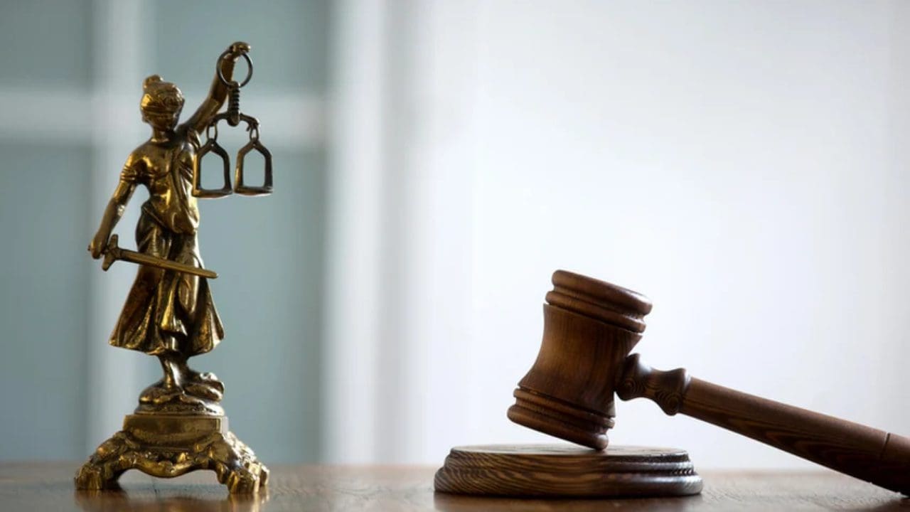 Από το πολιτικό χρήμα μέχρι την αστυνομική βία η Ελλάδα έχει σοβαρό ...