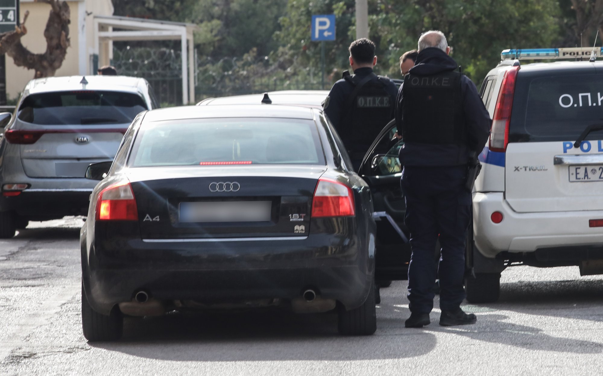 Από την Ευελπίδων στα δικαστήρια του Πειραιά το ηγετικό στέλεχος της ...