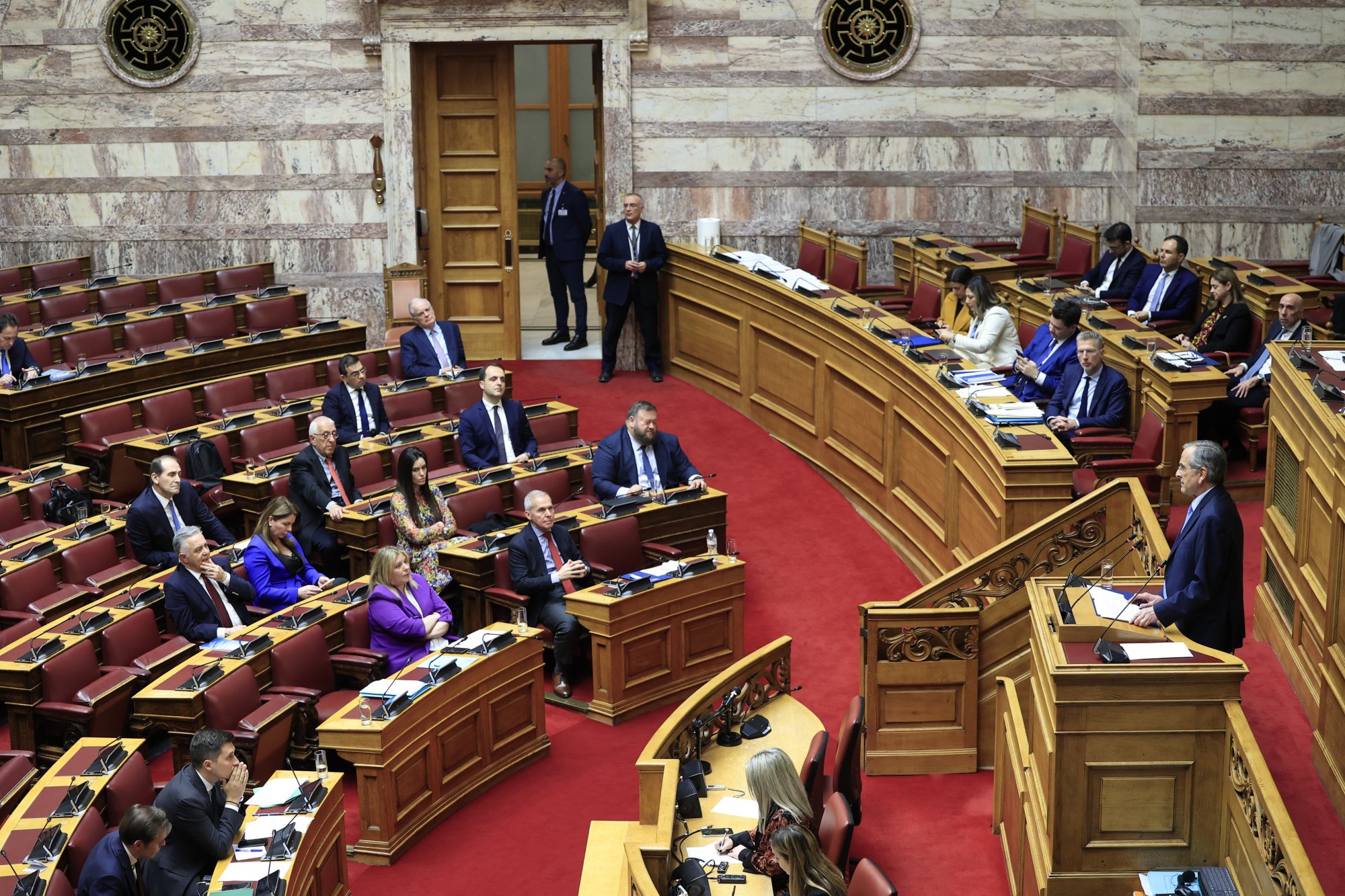 Σε ταραγμένα νερά η Ν.Δ. μετά τη ψήφιση του νομοσχεδίου – Κομμένη στα ...