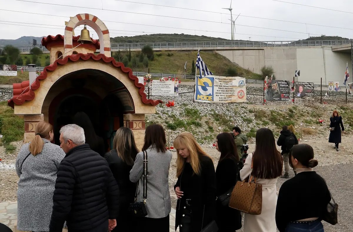 Τέμπη: Πένθιμα θα ηχήσουν την Τετάρτη οι καμπάνες στις εκκλησίες – 57 ...