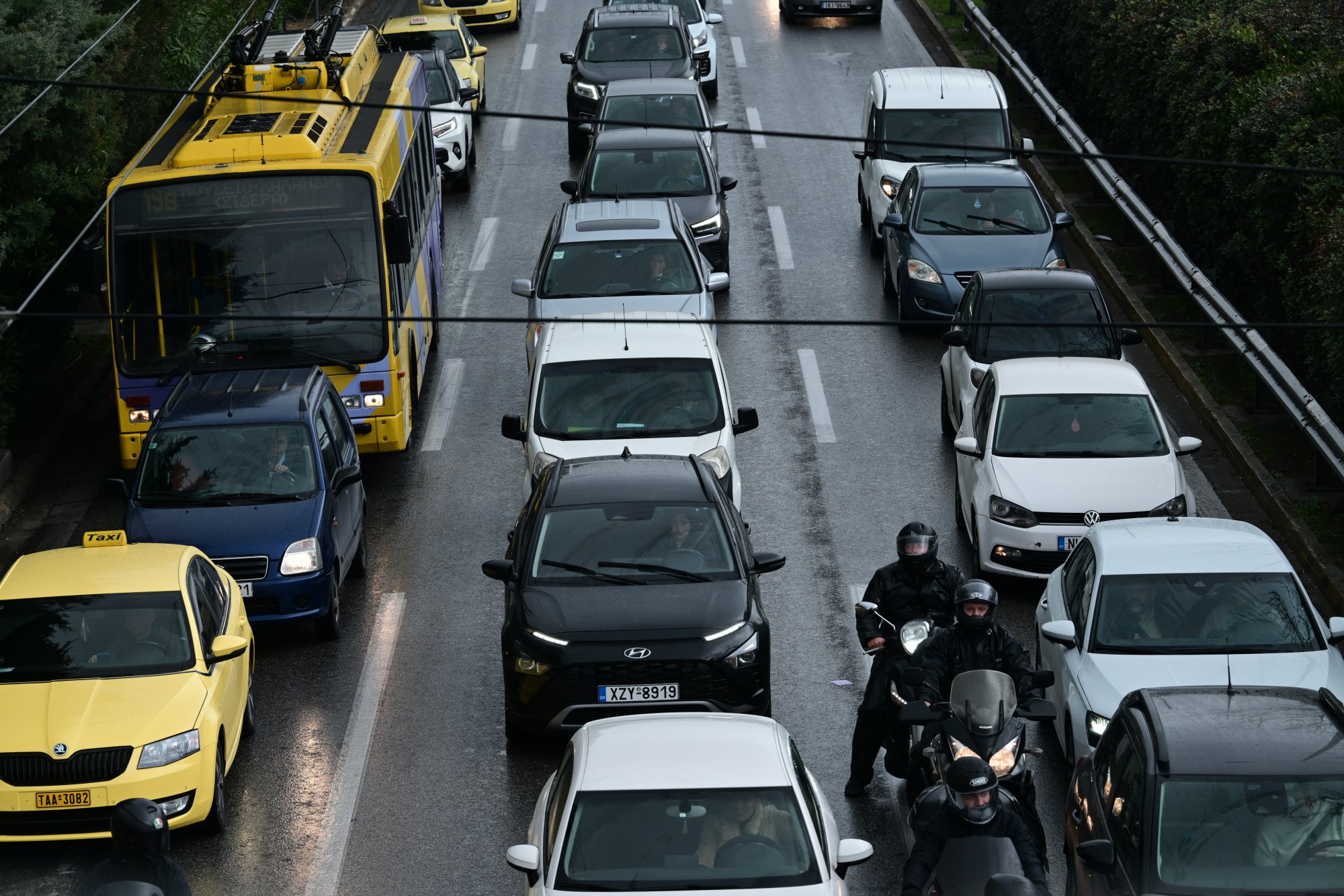 Στο κόκκινο ο Κηφισός: Οπου φύγει – φύγει οι Αθηναίοι για το τριήμερο ...