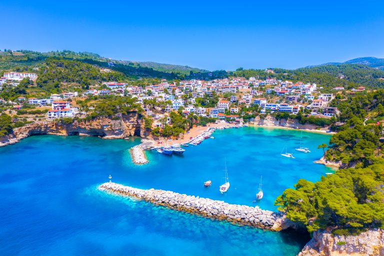 Αυτό είναι το ελληνικό νησί που τρελαίνει τους Γάλλους - ΤΑ ΝΕΑ