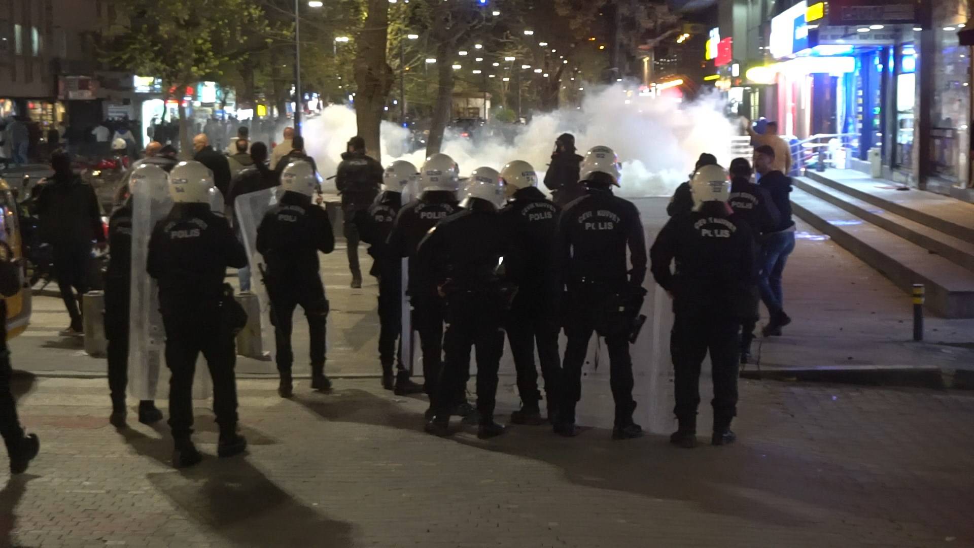 Τουρκία: Ενας νεκρός και τέσσερις τραυματίες σε συγκρούσεις μετά τις ...