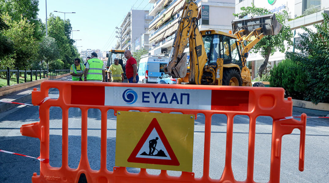 Έσπασαν αγωγοί της ΕΥΔΑΠ στο Μεταξουργείο – Διακοπή της κυκλοφορίας ...