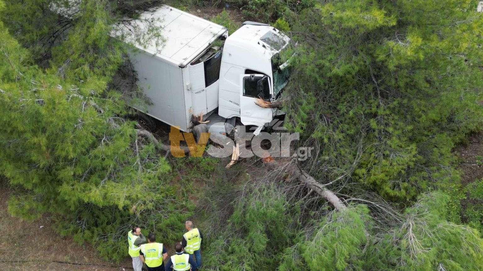 Η εκπληκτική φωτογραφία από την χιονισμένη Ακρόπολη - ΤΑ ΝΕΑ