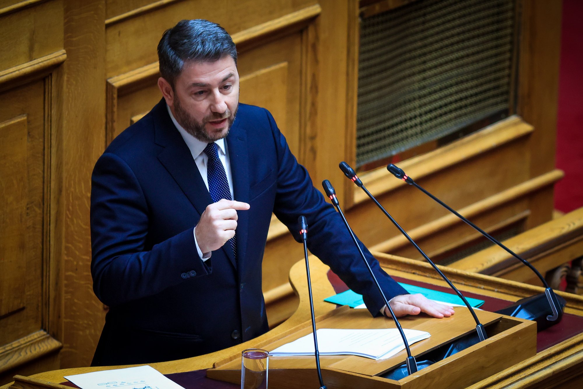 Ανδρουλάκης σε Μητσοτάκη: Είστε αδύναμος πρωθυπουργός, ρίχνετε τον πήχη ...