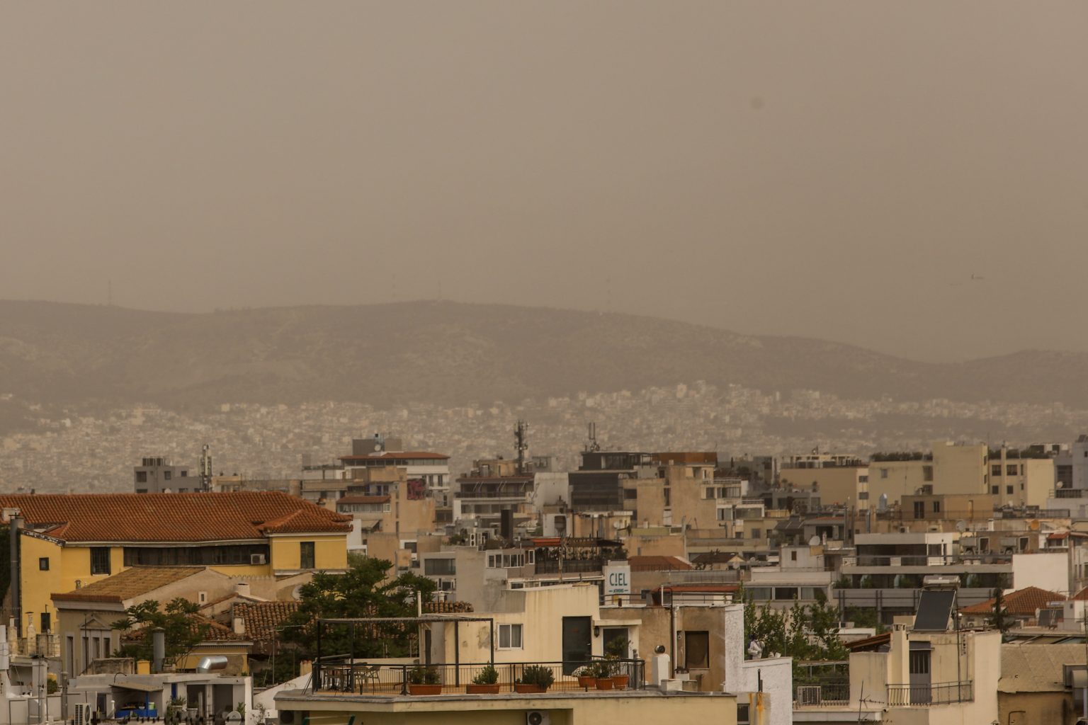 Έως το βράδυ της Τετάρτης το κύμα αφρικανικής σκόνης – Χάρτες για τις ...