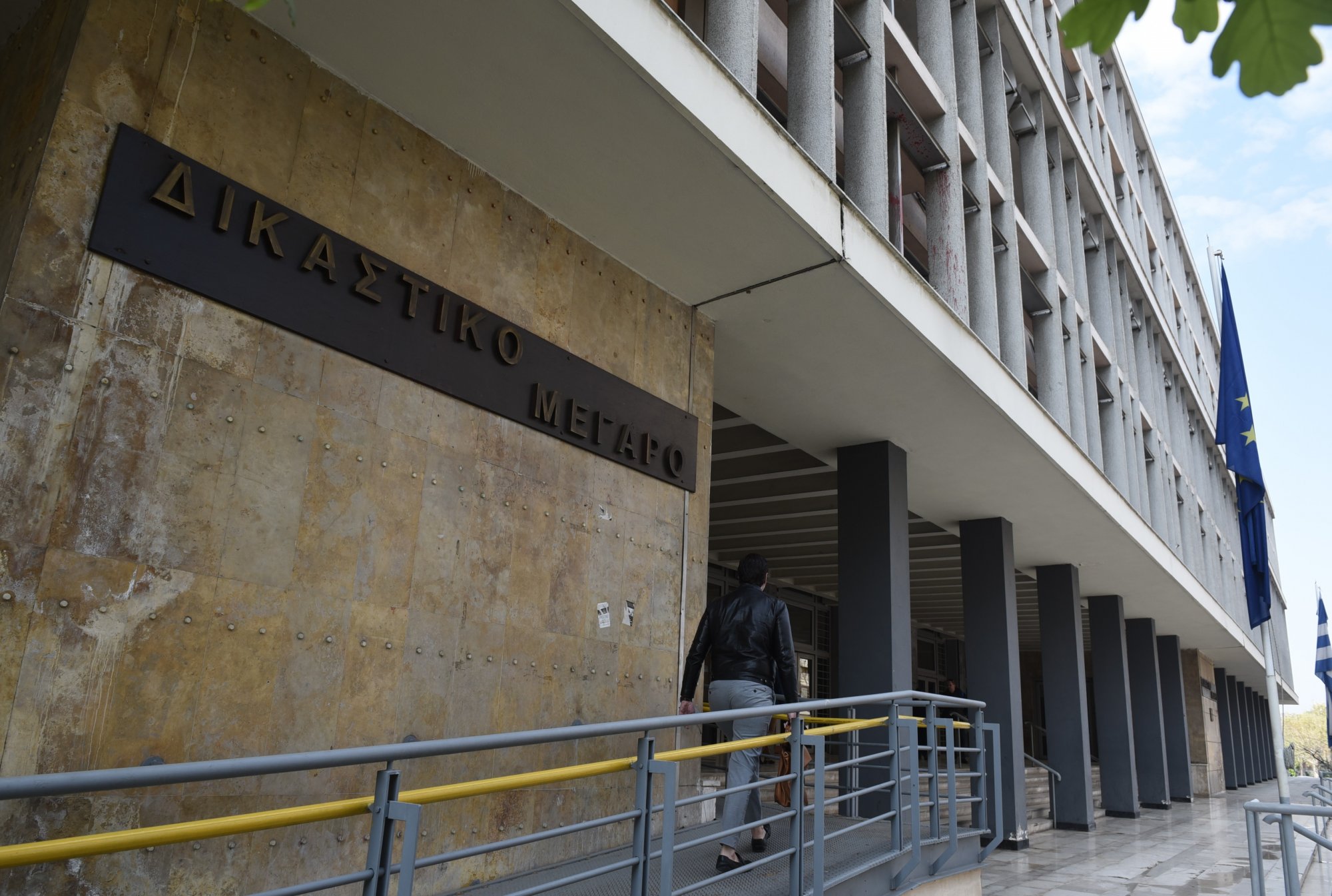 Έσπασε τα ισόβια 58χρονη που σκότωσε τον πρώην πεθερό της