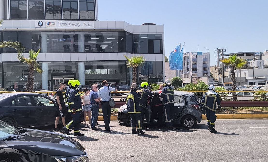 Σοβαρό τροχαίο ατύχημα στη Λεωφόρο Συγγρού - ΤΑ ΝΕΑ
