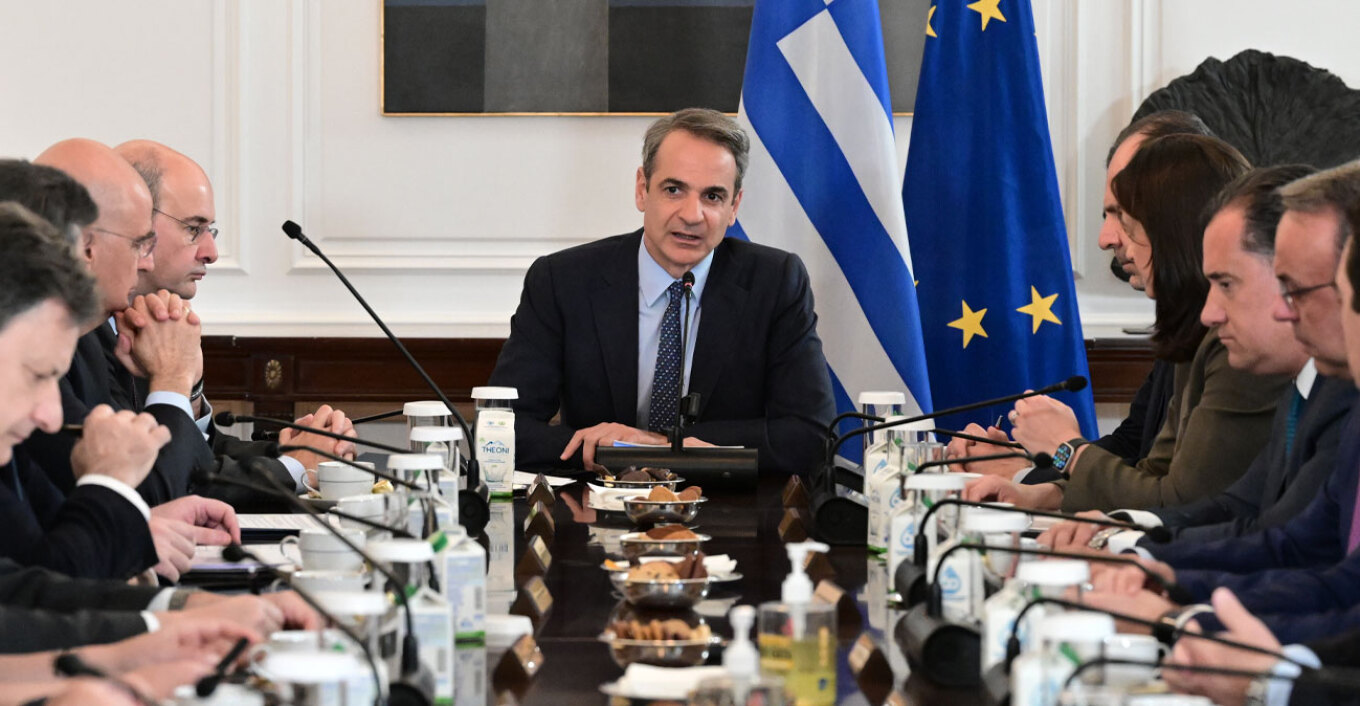 Στις 11:30 ανακοινώνεται ο ανασχηματισμός: Τα νέα ονόματα και οι ...