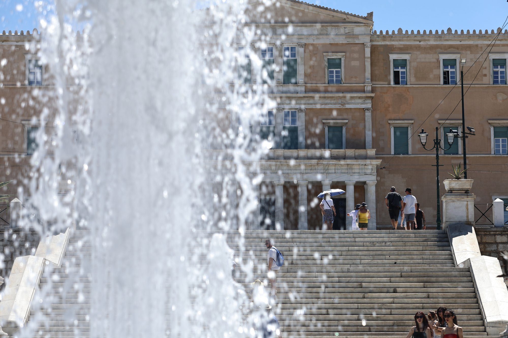 Καιρός: Καύσωνας για... ακόμα μια μέρα - Πού θα σημειωθούν 41 βαθμοί ...