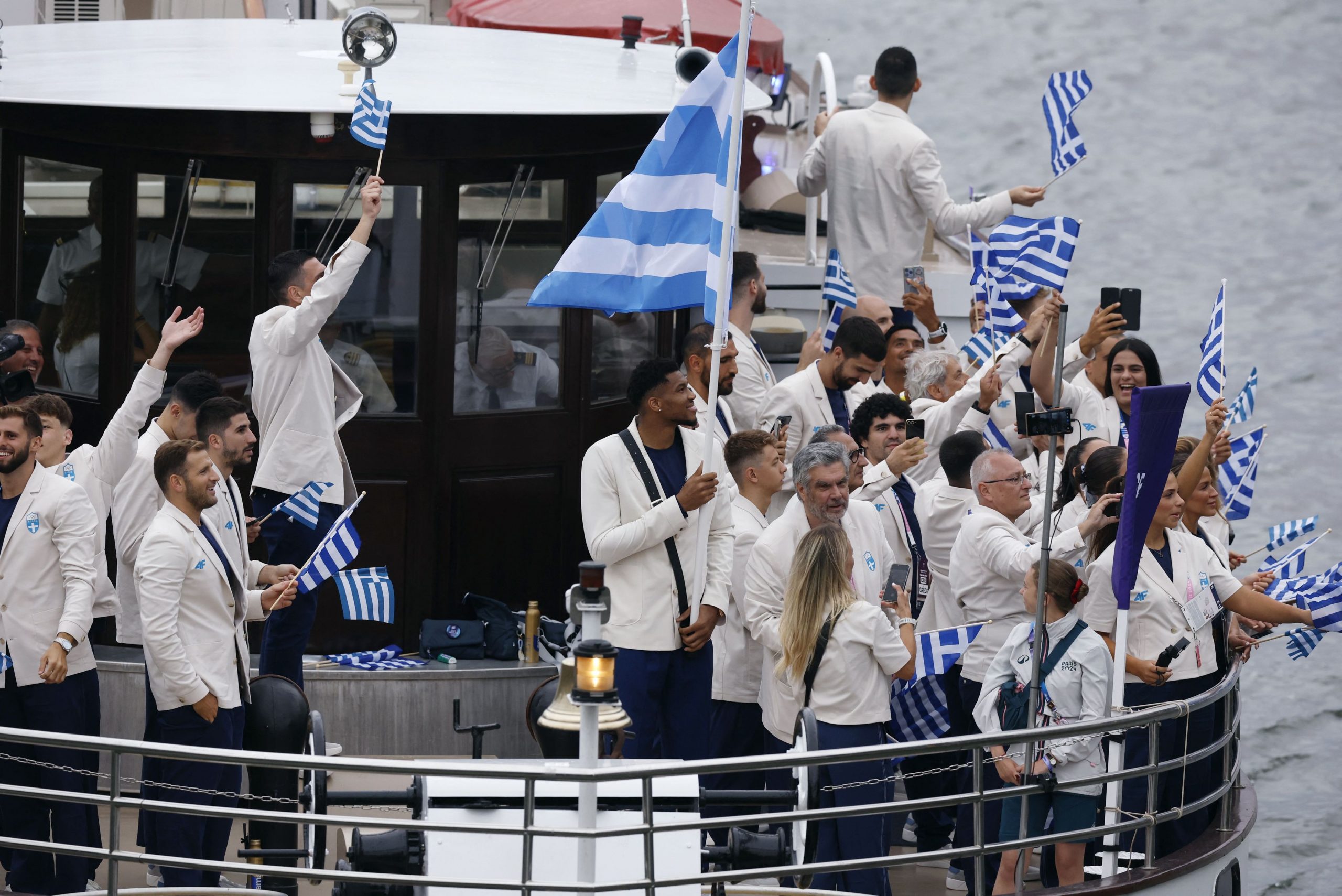 Ολυμπιακοί Αγώνες 2024: Μαγική η τελετή έναρξης - Εντυπωσιακό το show ...