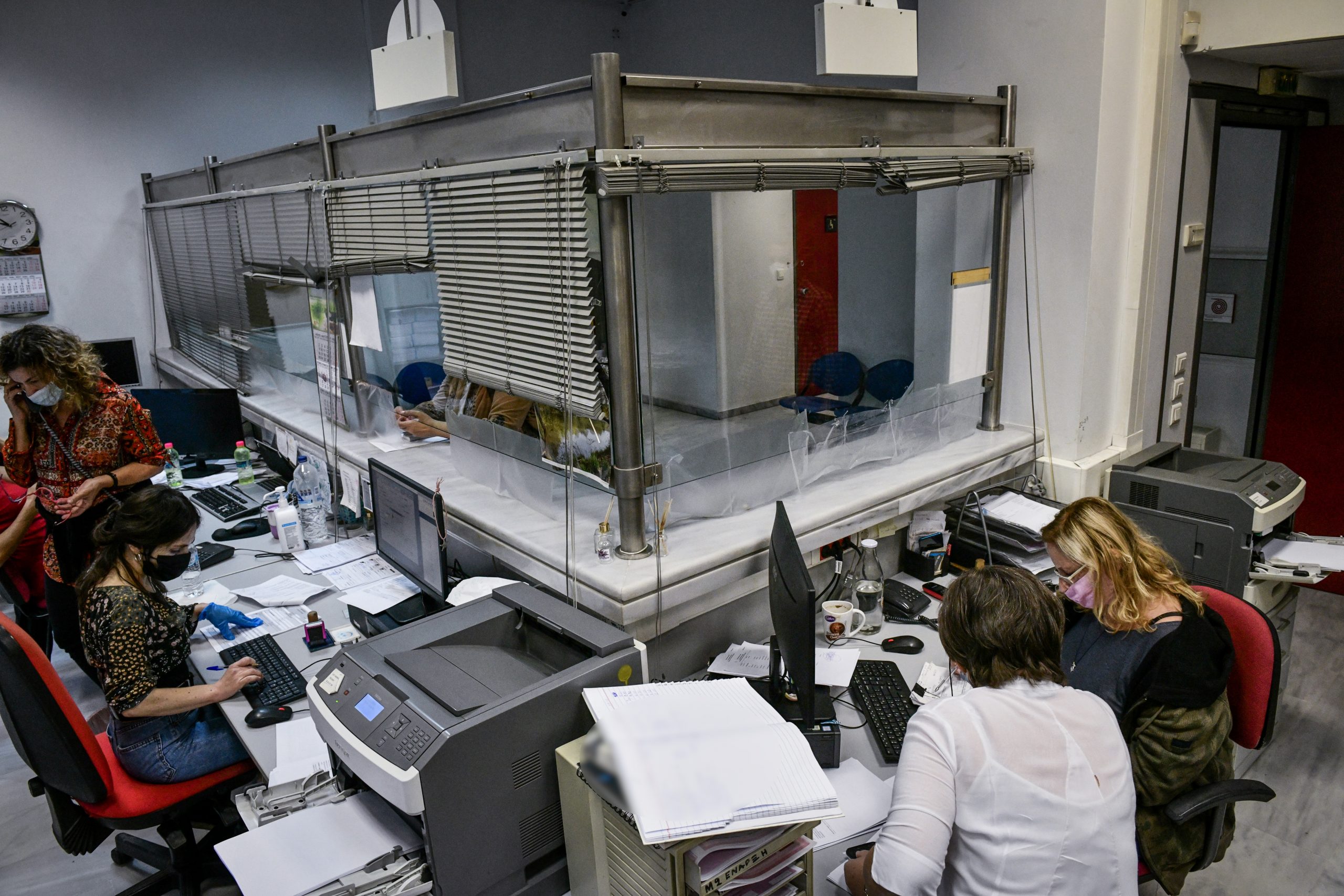 «Έπεσαν» αυτόματα 423.000 φορολογικές δηλώσεις – Οι 8 στους 10 δεν ...