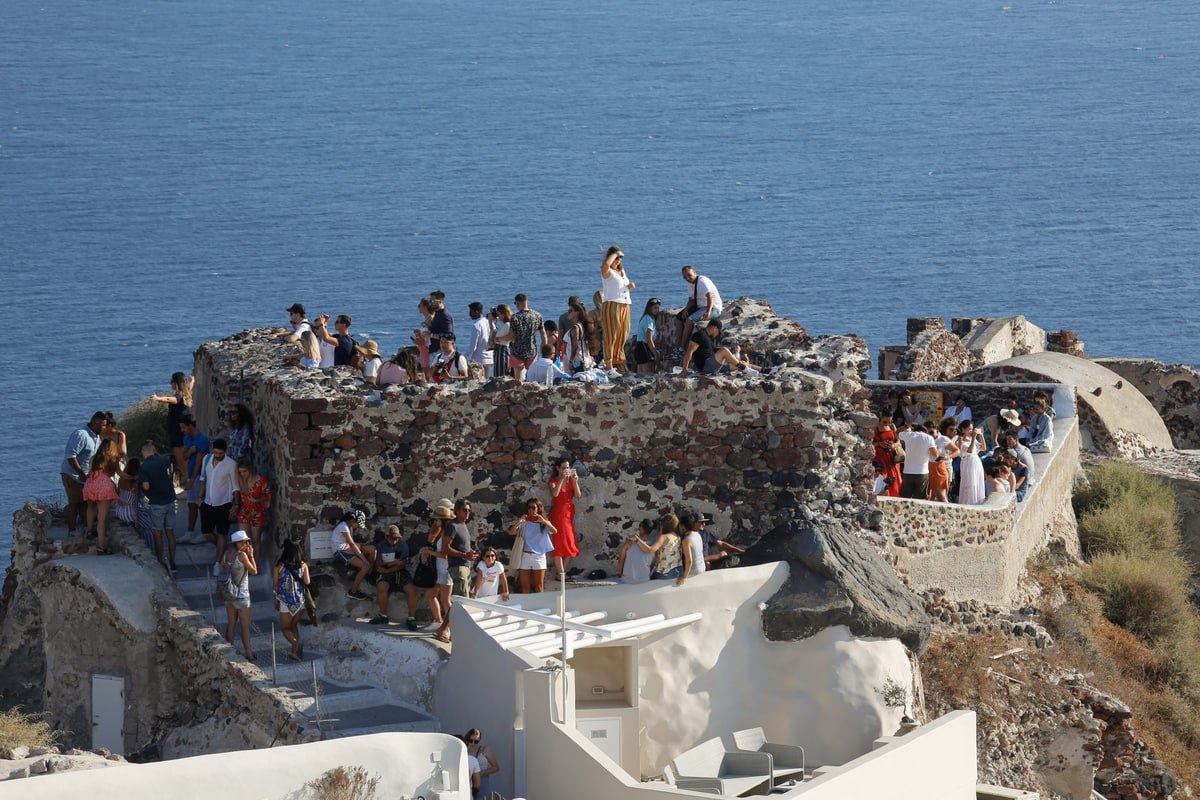 Υπερτουρισμός: Η Σαντορίνη «το νησί του Instagram» πλησιάζει στο σημείο ...