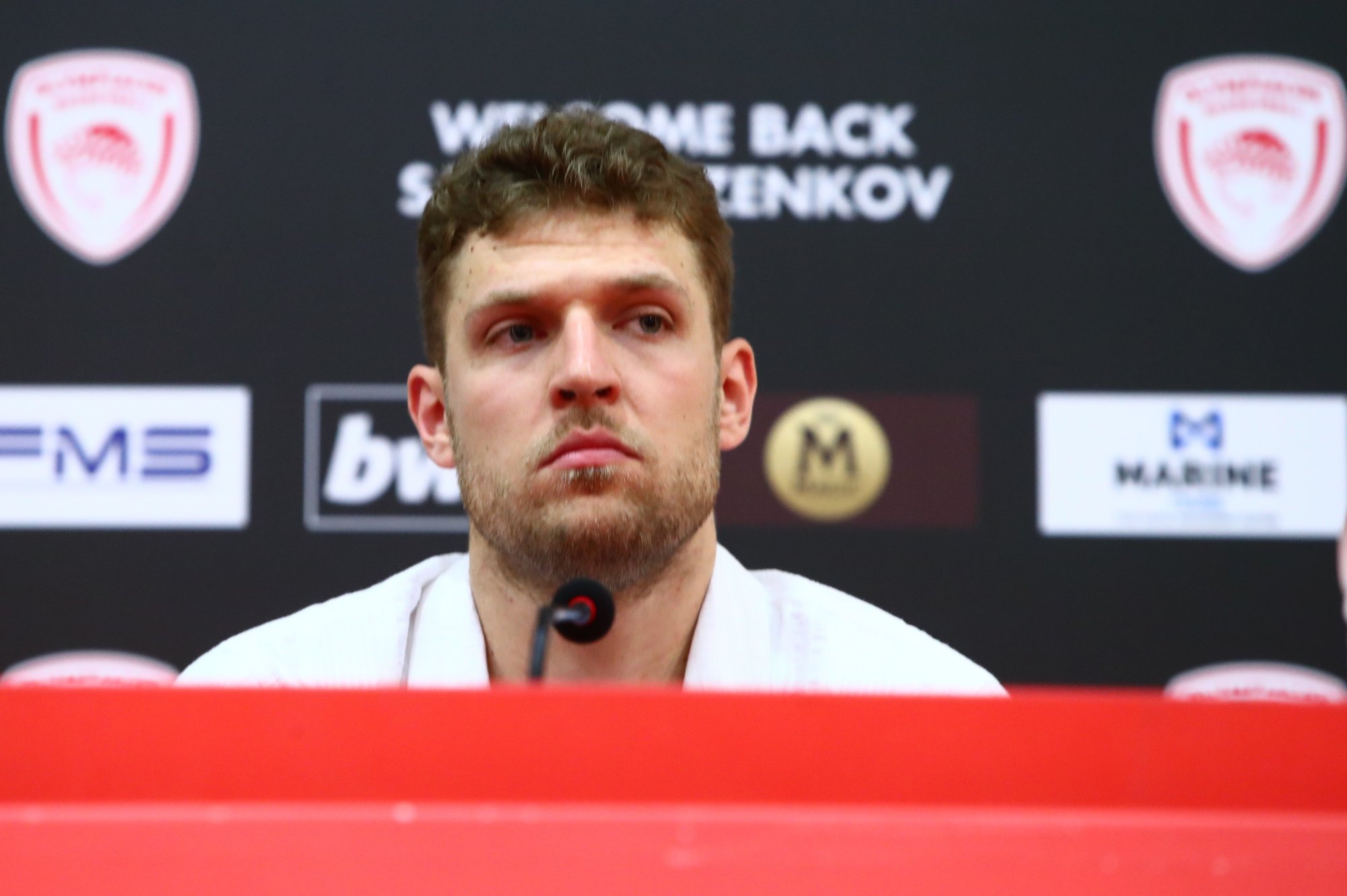 «Επέστρεψα στην οικογένειά μου» - Το πρώτο μήνυμα του Σάσα Βεζένκοφ ...