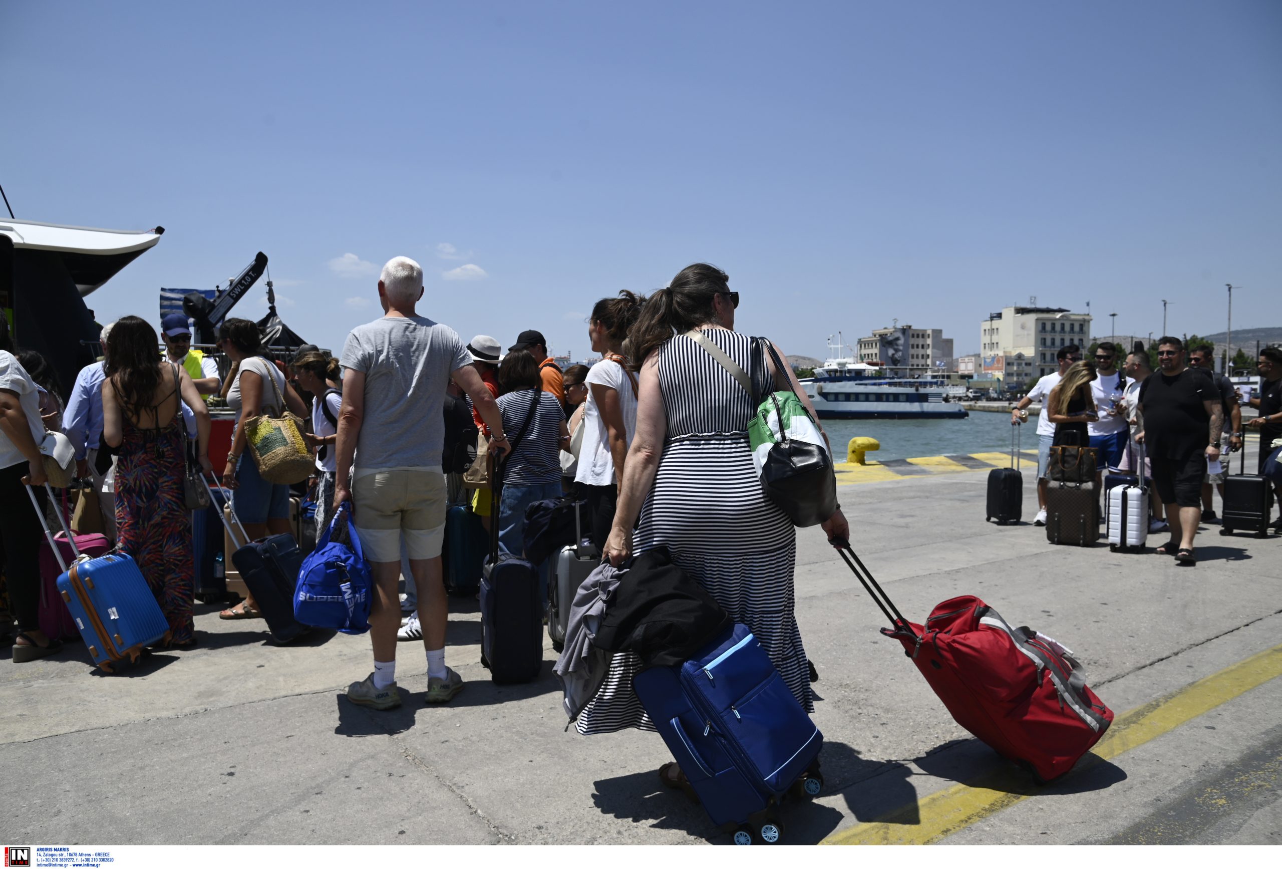 Ερευνα ΕΛΣΤΑΤ: Μείωσαν τις διανυκτερεύσεις στα ταξίδια τους οι Ελληνες ...