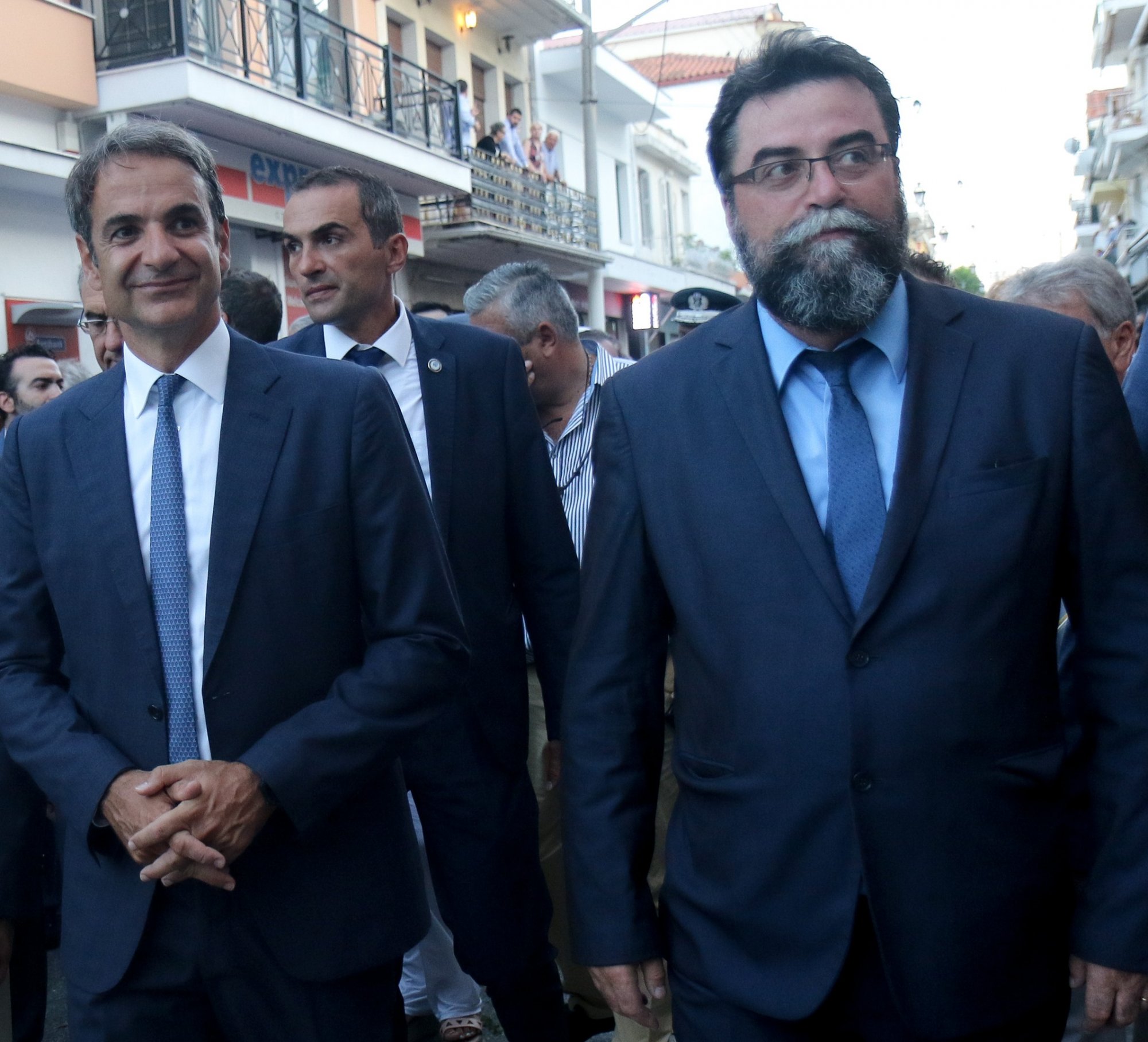 Η αφωνία της κυβέρνησης για τον γλεντζέ υφυπουργό Οικονόμου την ώρα που ...