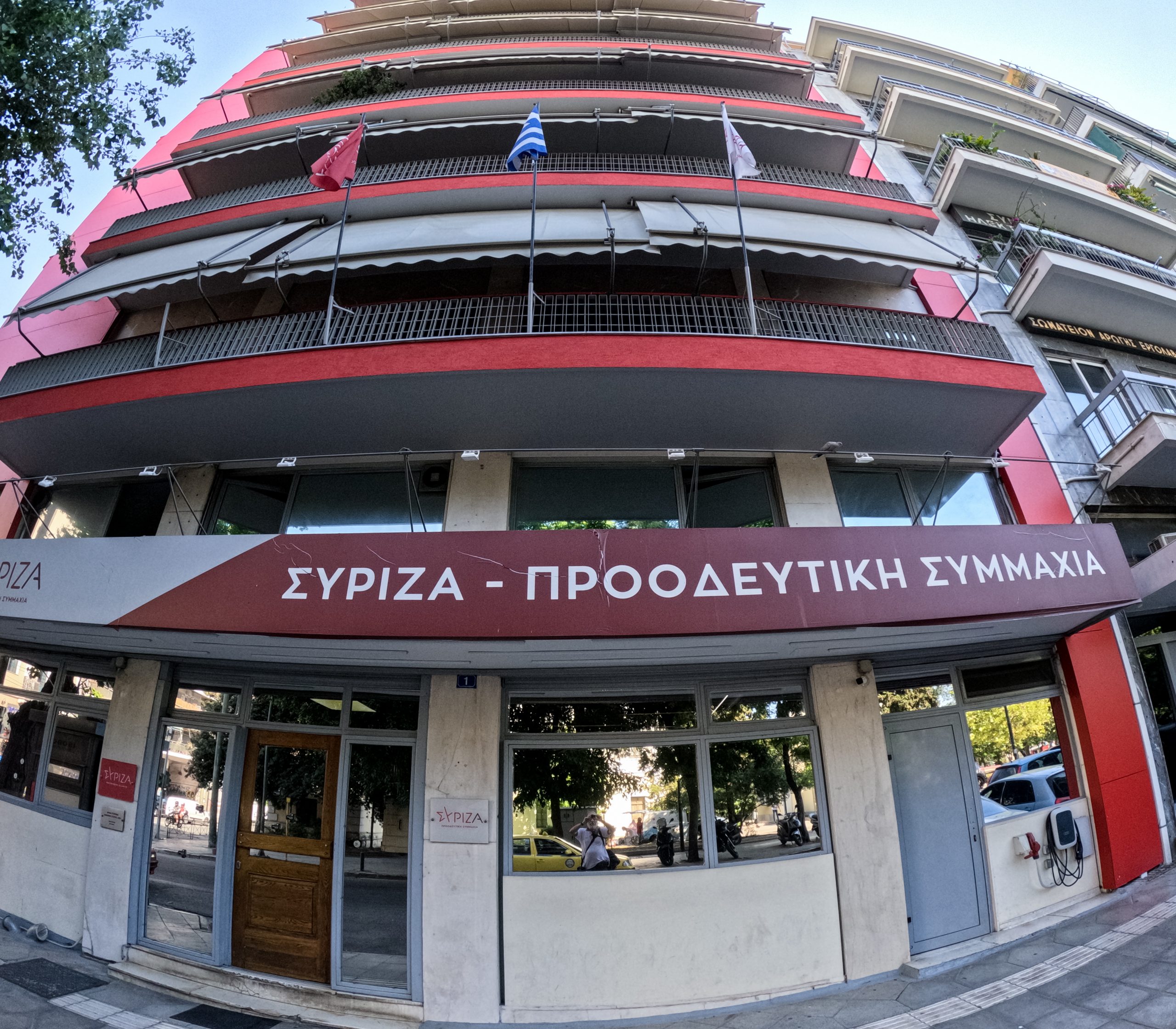 ΣΥΡΙΖΑ για βεβήλωση νεκροταφείου: Η κυβέρνηση να βγει από τη θερινή ...