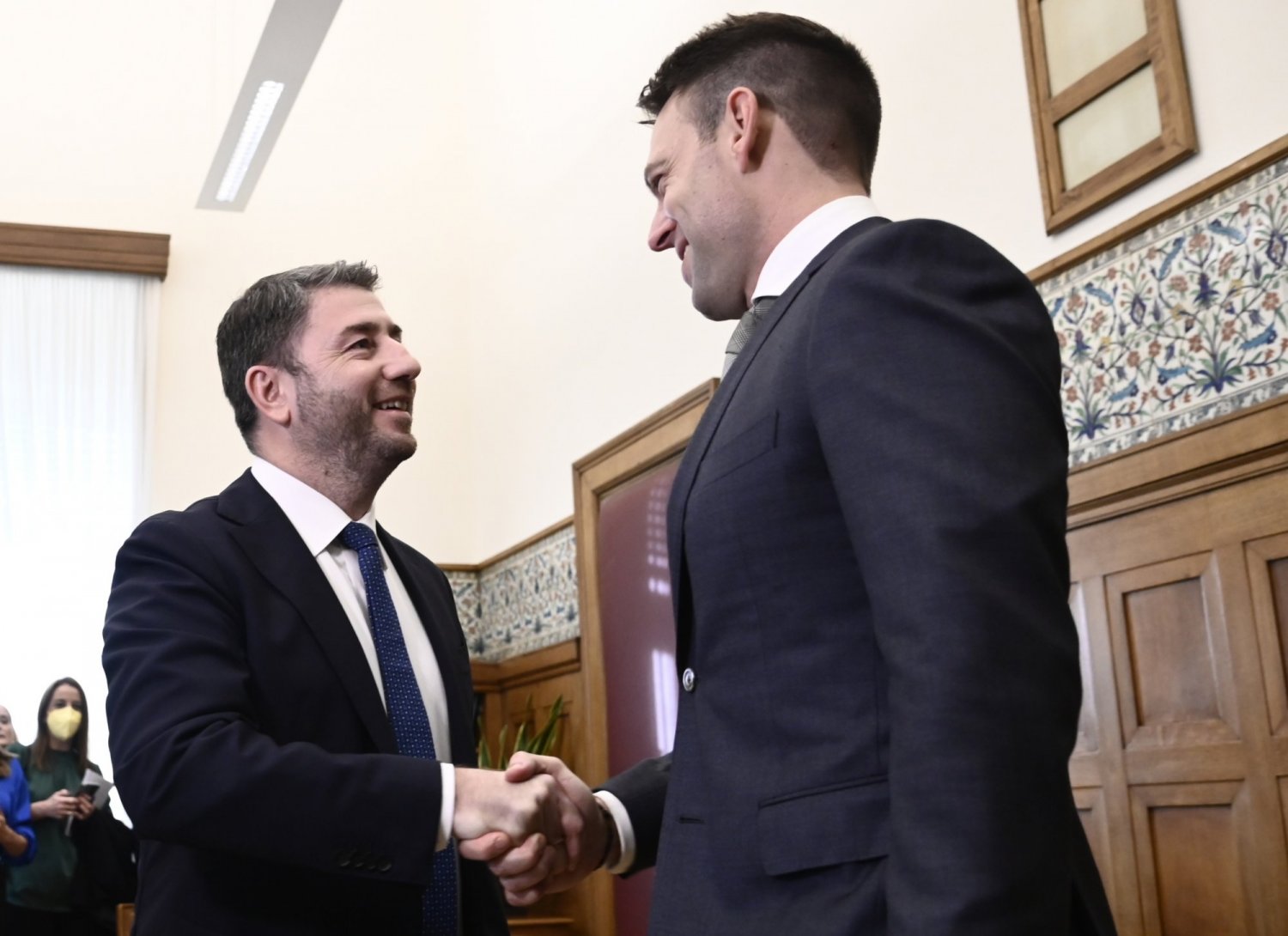 Εκλογές ΠΑΣΟΚ: Συνεχάρη τον Ανδρουλάκη ο Κασσελάκης – «Συγχαρητήρια για ...