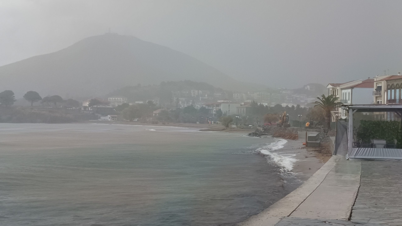 Η κακοκαιρία Bora «χτυπά» την Ελλάδα – Μήνυμα του 112 για πλημμύρες ...