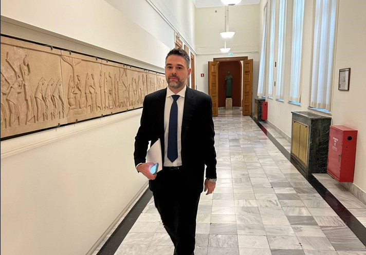 ΣΥΡΙΖΑ: Παραιτήθηκε ο Γιάννης Σαρακιώτης από κοινοβουλευτικός ...