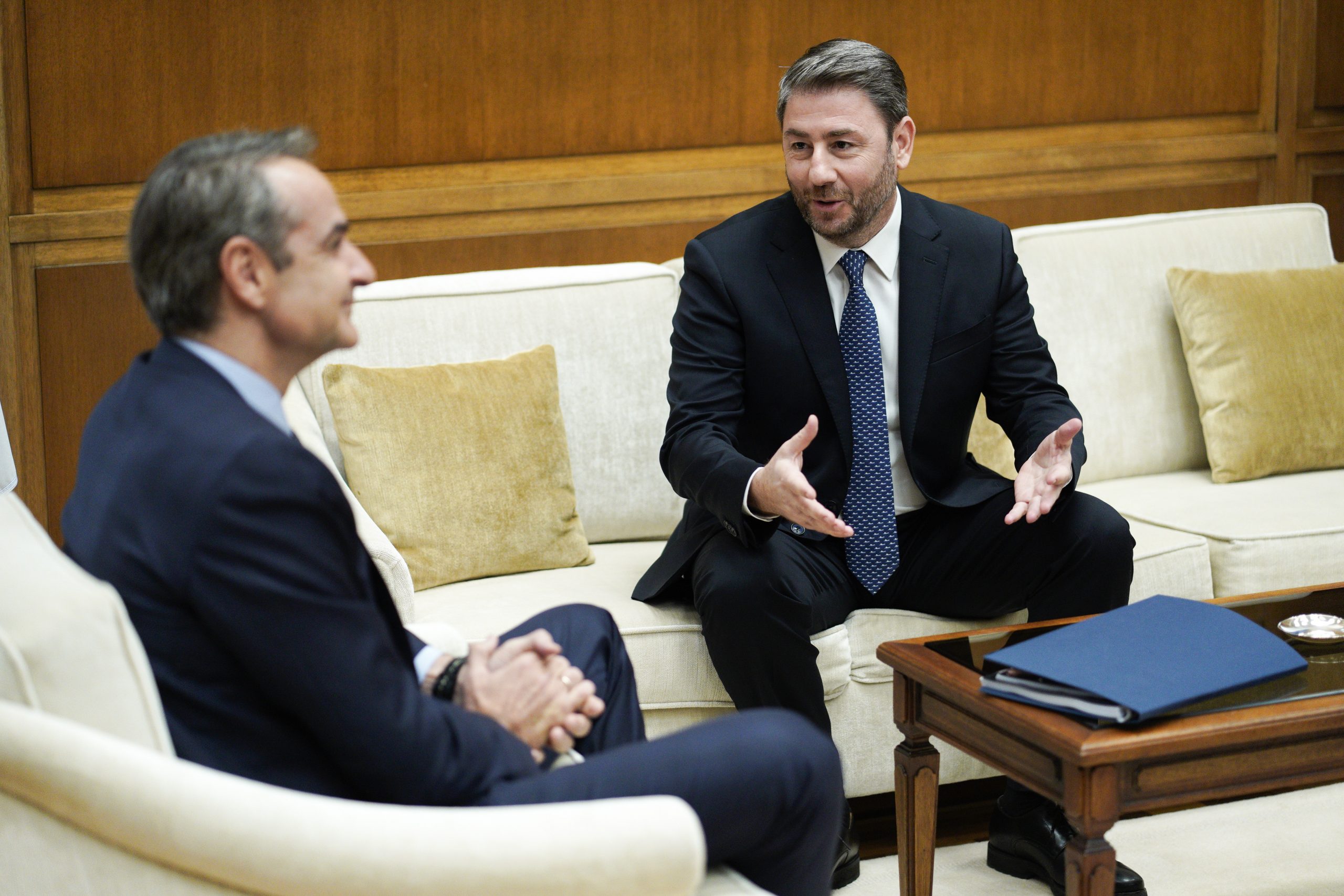 Το βαρόμετρο του Κέντρου για ΝΔ και ΠΑΣΟΚ - ΤΑ ΝΕΑ