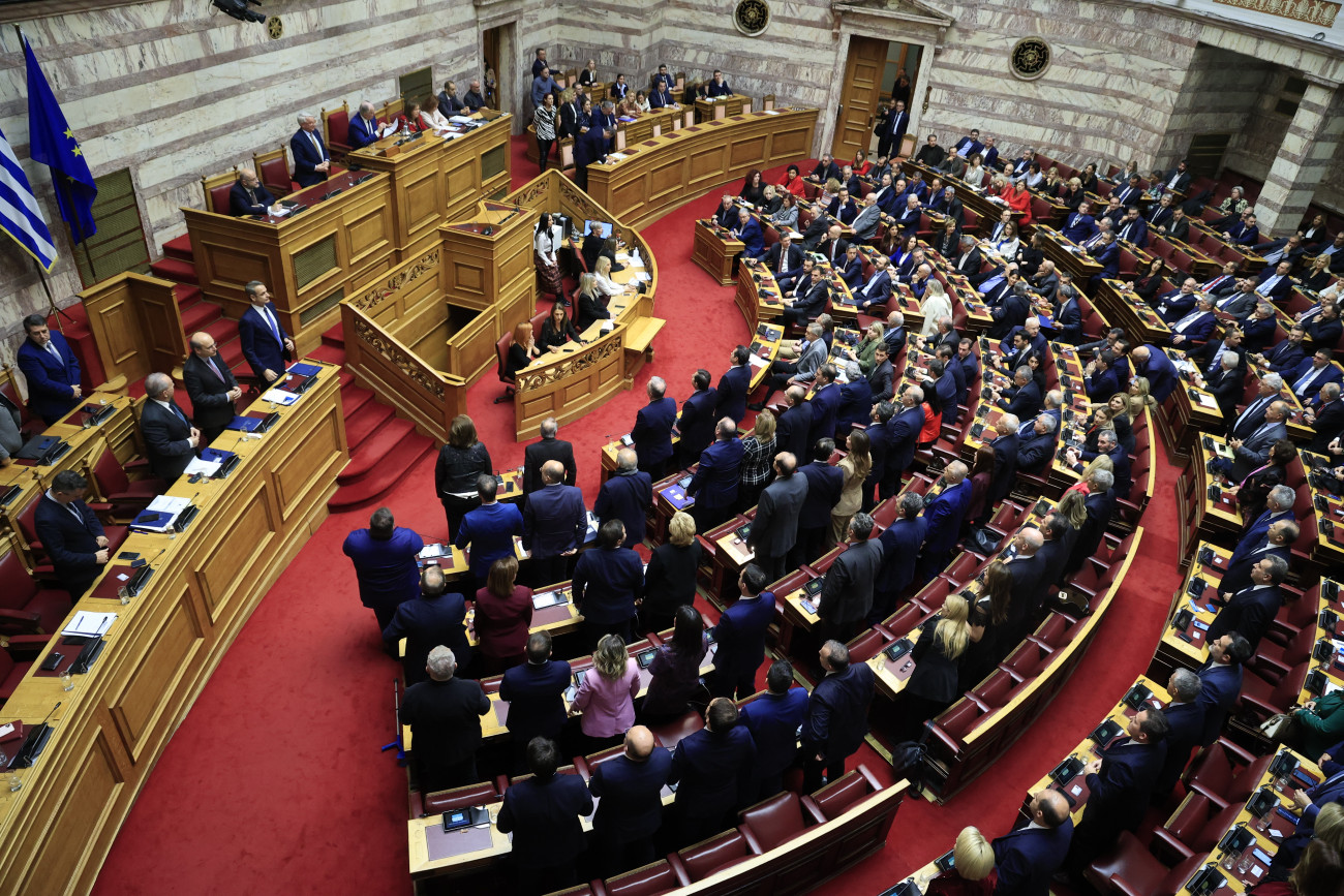 Κίνημα Δημοκρατίας: Η ψήφος των τριών Σπαρτιατών στον προϋπολογισμό ...