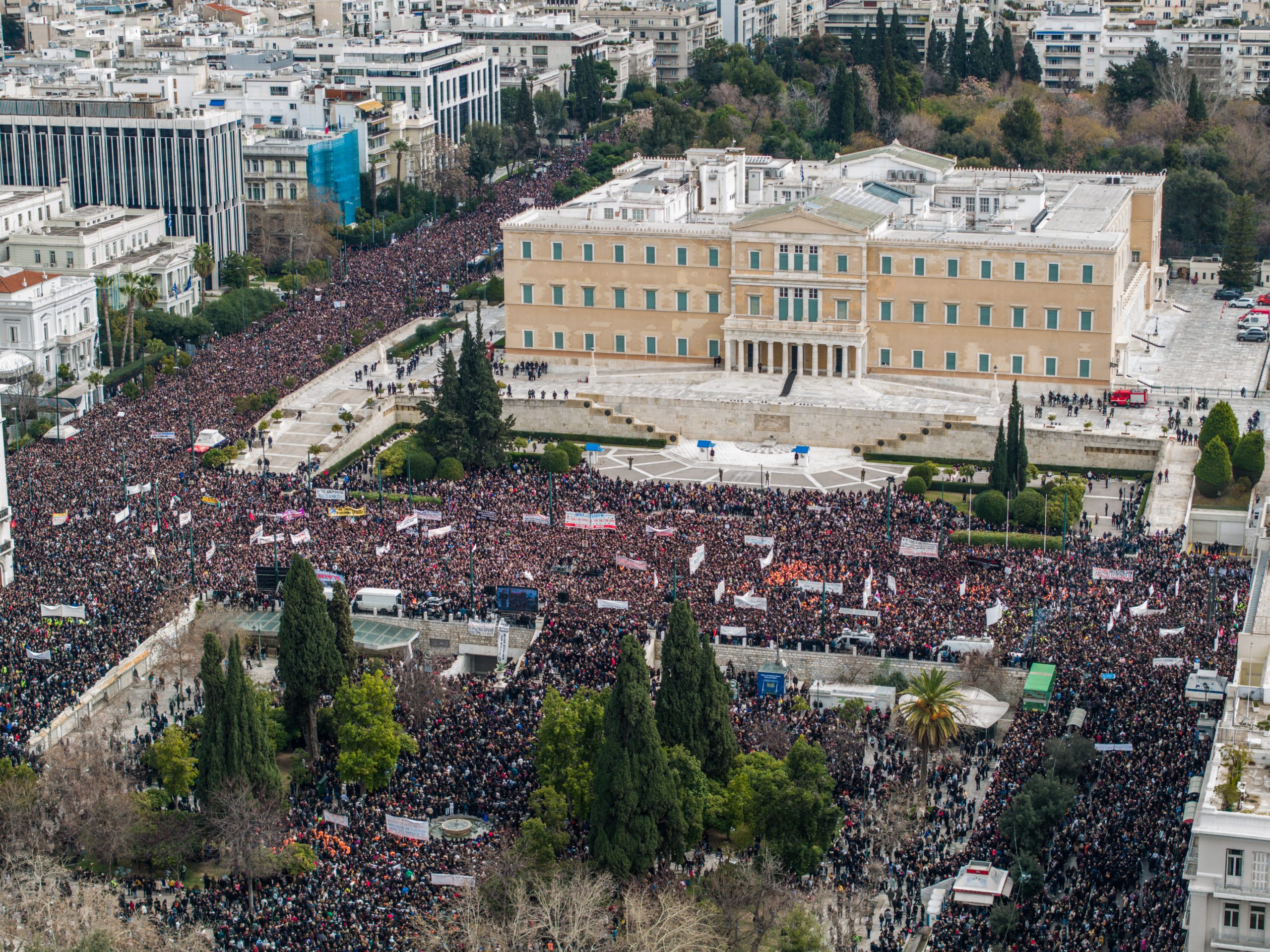 Τέμπη: Ολόκληρος ο πλανήτης υποκλίνεται στην Ελλάδα - ΤΑ ΝΕΑ