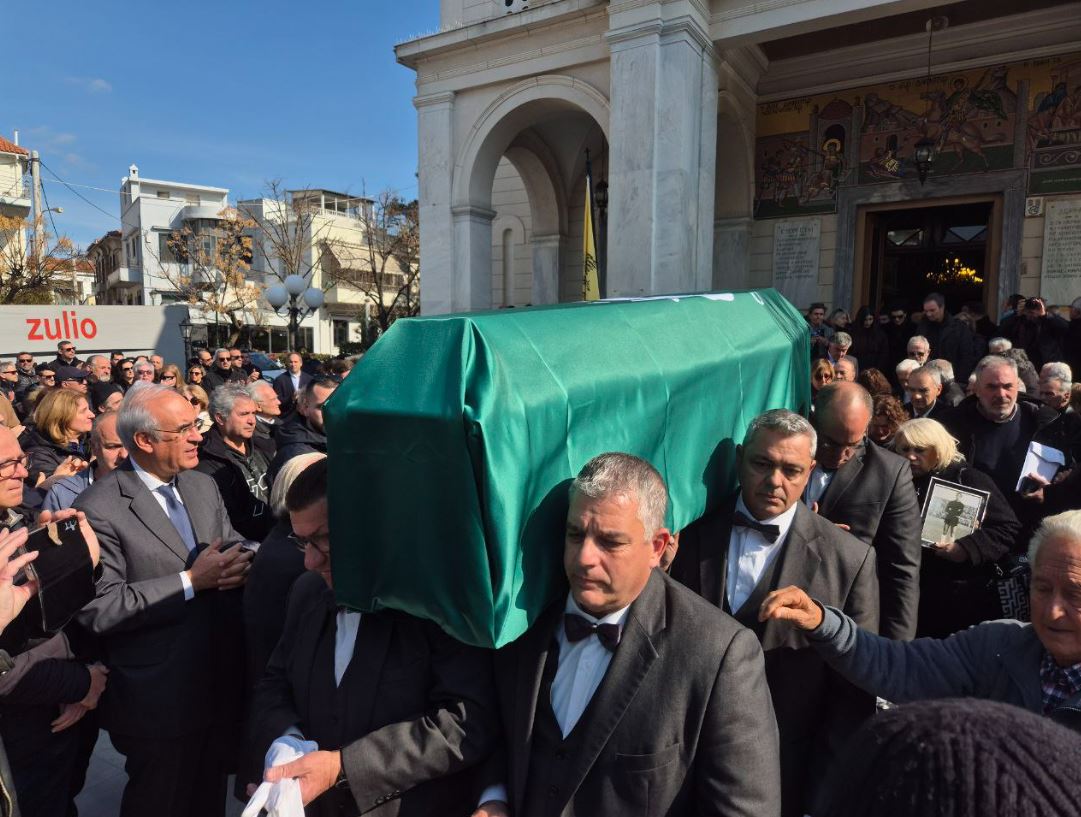 Τάκης Οικονομόπουλος: Στην τελευταία του κατοικία οδηγήθηκε το «Πουλί ...