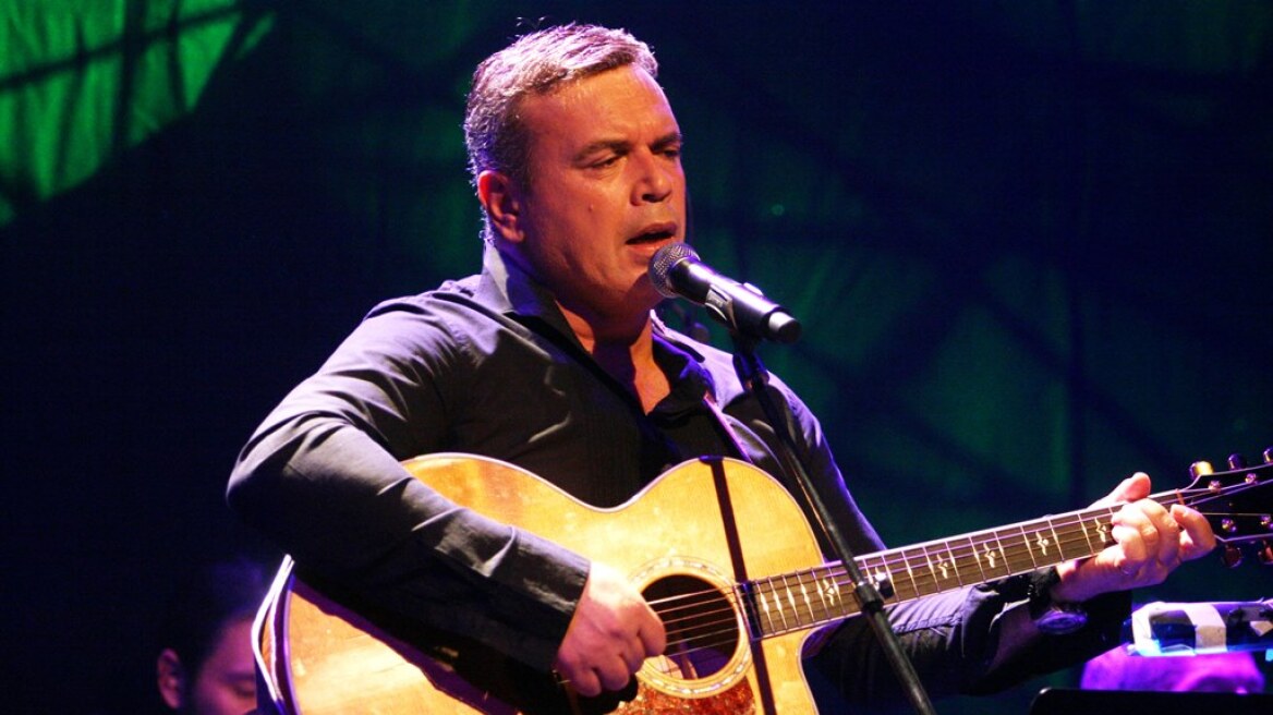 Πέθανε ο τραγουδιστής Μανώλης Λιδάκης - ΤΑ ΝΕΑ