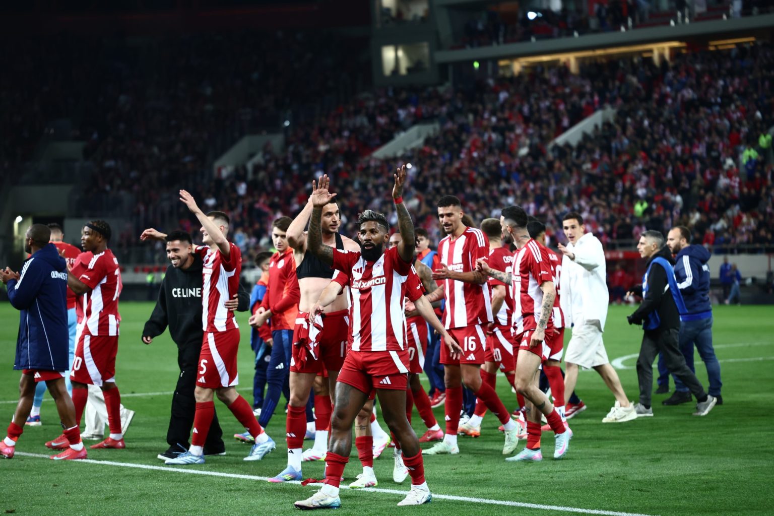 Μάχη για τη ζωή της δίνει 39χρονη που την δάγκωσε οχιά σε σχολείο - ΤΑ ΝΕΑ
