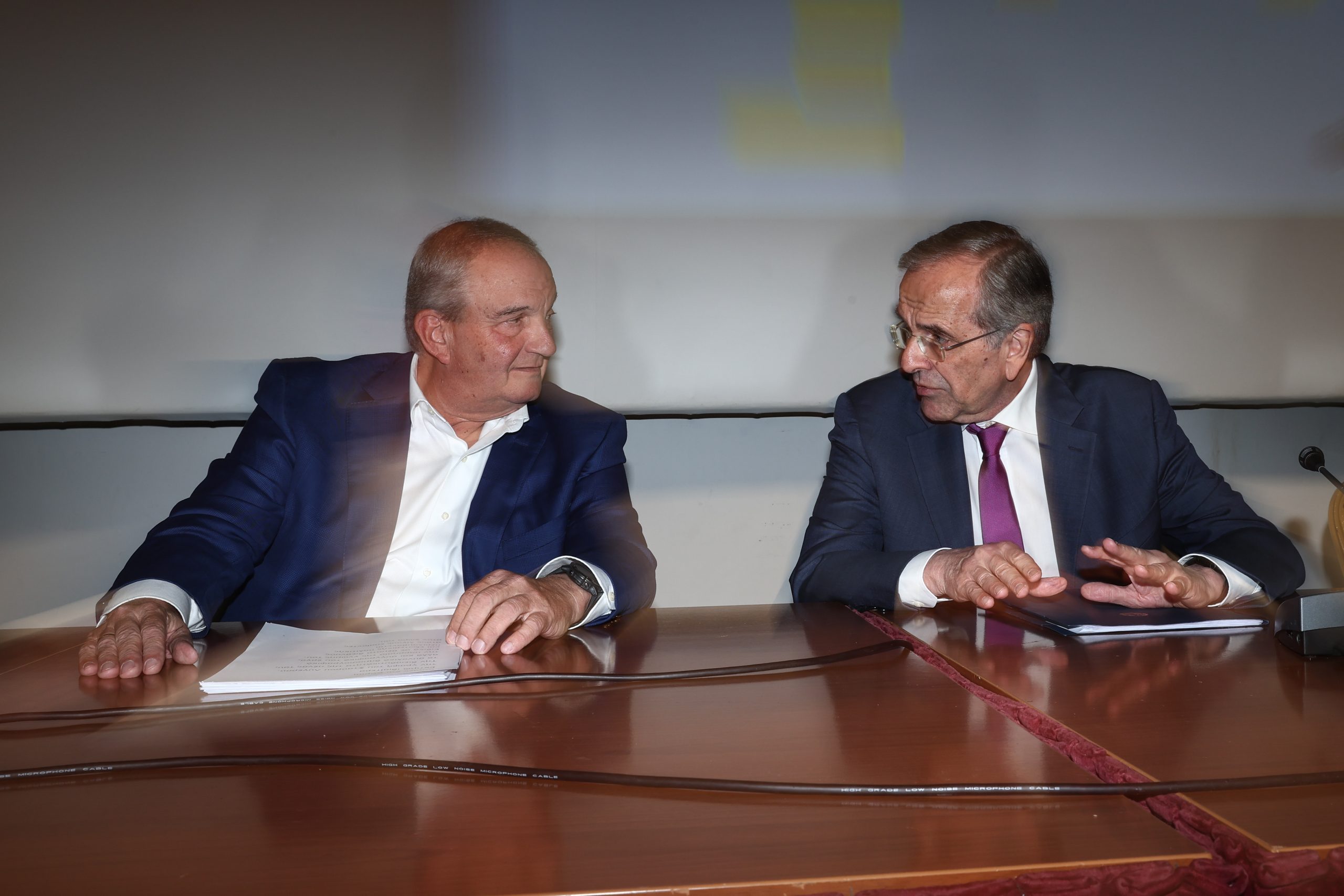 Παρέμβαση Σαμαρά - Καραμανλή για τα εθνικά: «Κίνδυνος για κατάσταση ...