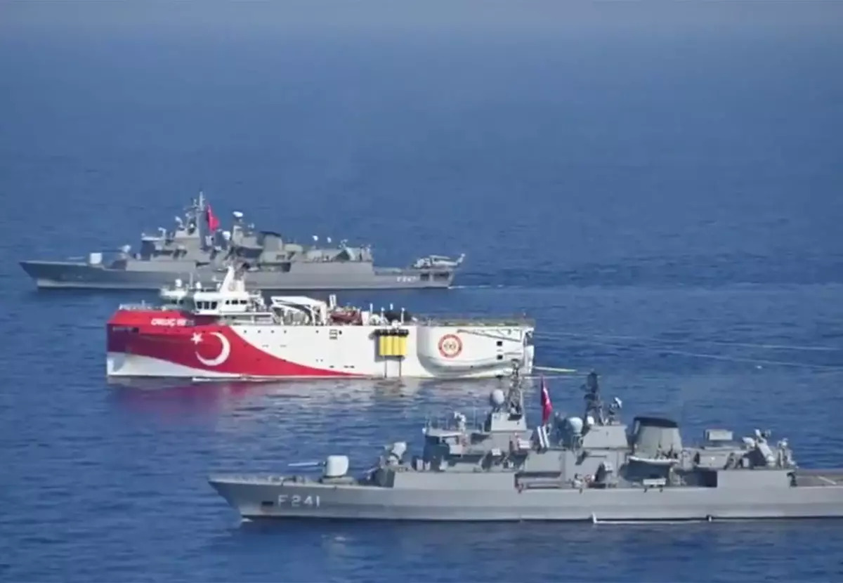 Γεωτρύπανα για το Λιβυκό ετοιμάζει η Αγκυρα - ΤΑ ΝΕΑ