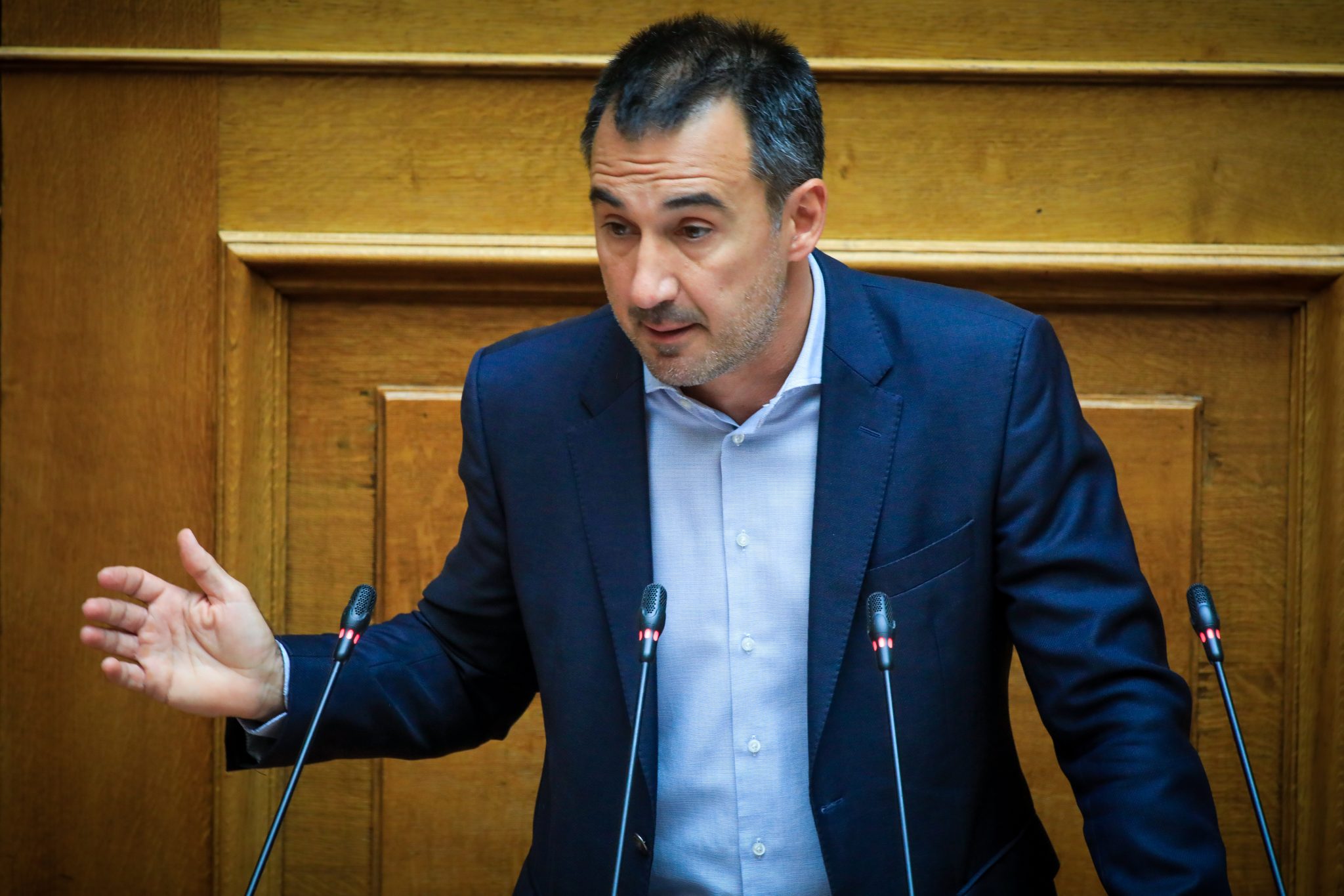 Η συνταγή της Υβόννης Μπόσνιακ για αφράτα και πεντανόστιμα τσουρέκια ...