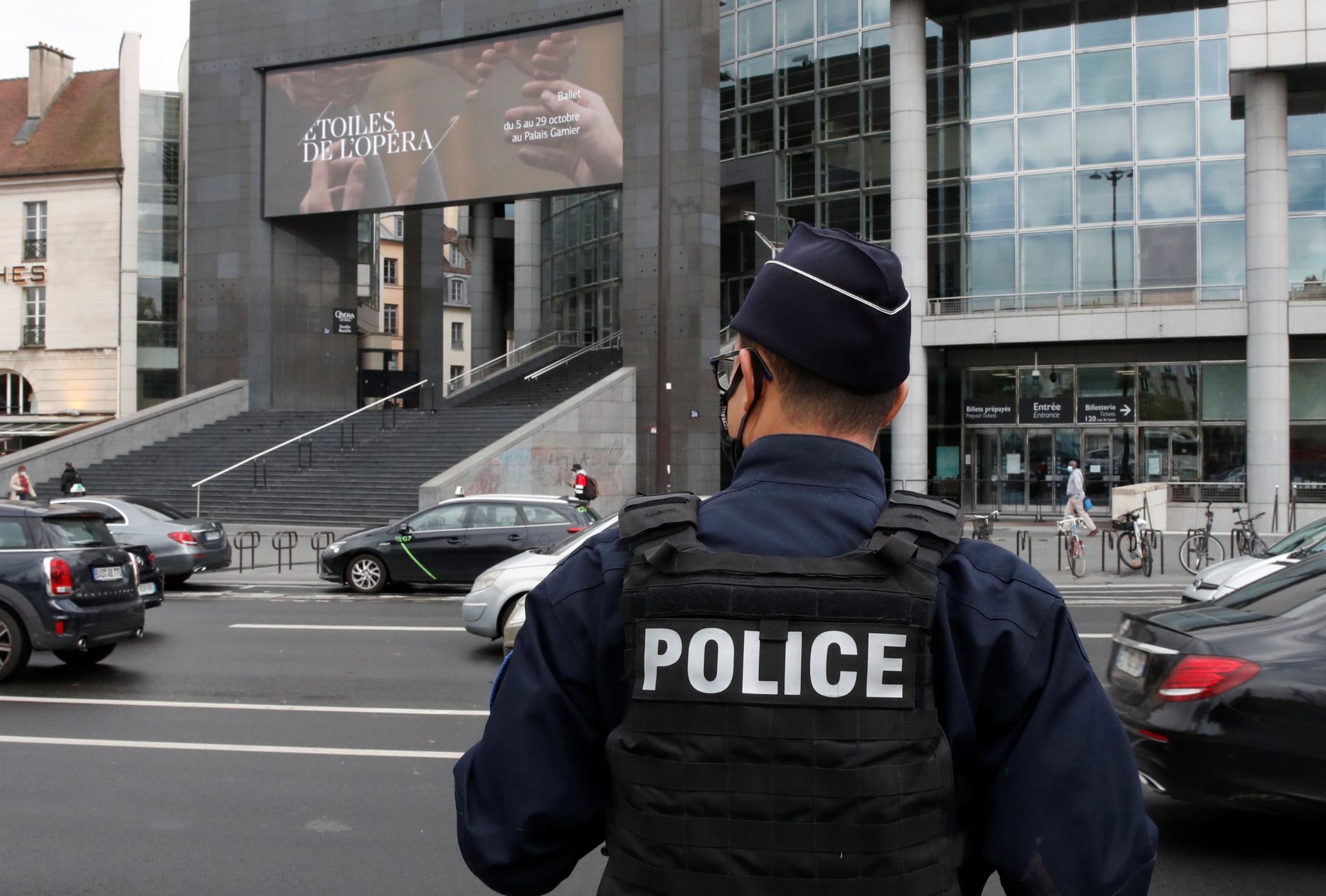 Μέσα στη βίλα που γίνονταν πειράματα για να περιοριστούν οι σεξουαλικές ...