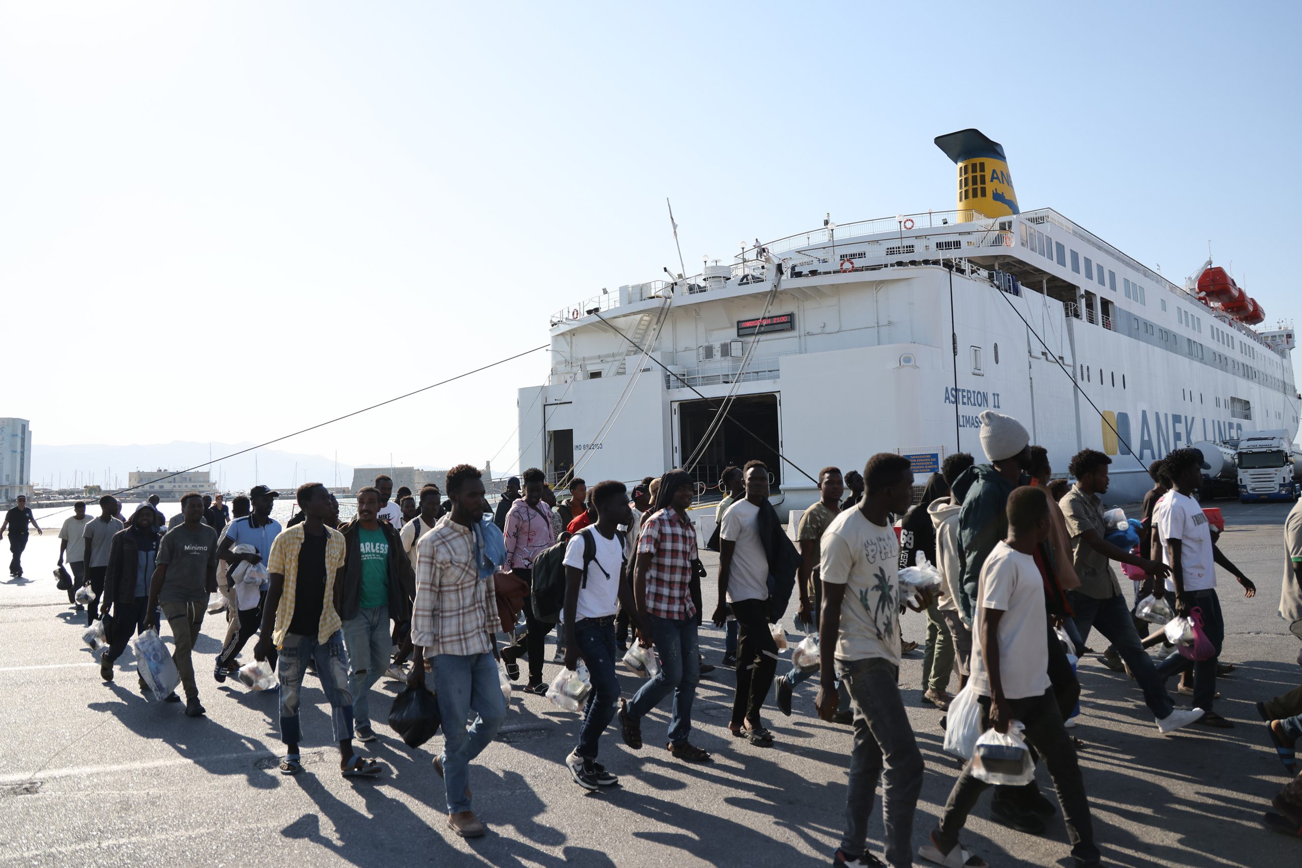 Το Μεταναστευτικό, οι θαλάσσιες ζώνες και οι «κόκκινες γραμμές» - ΤΑ ΝΕΑ