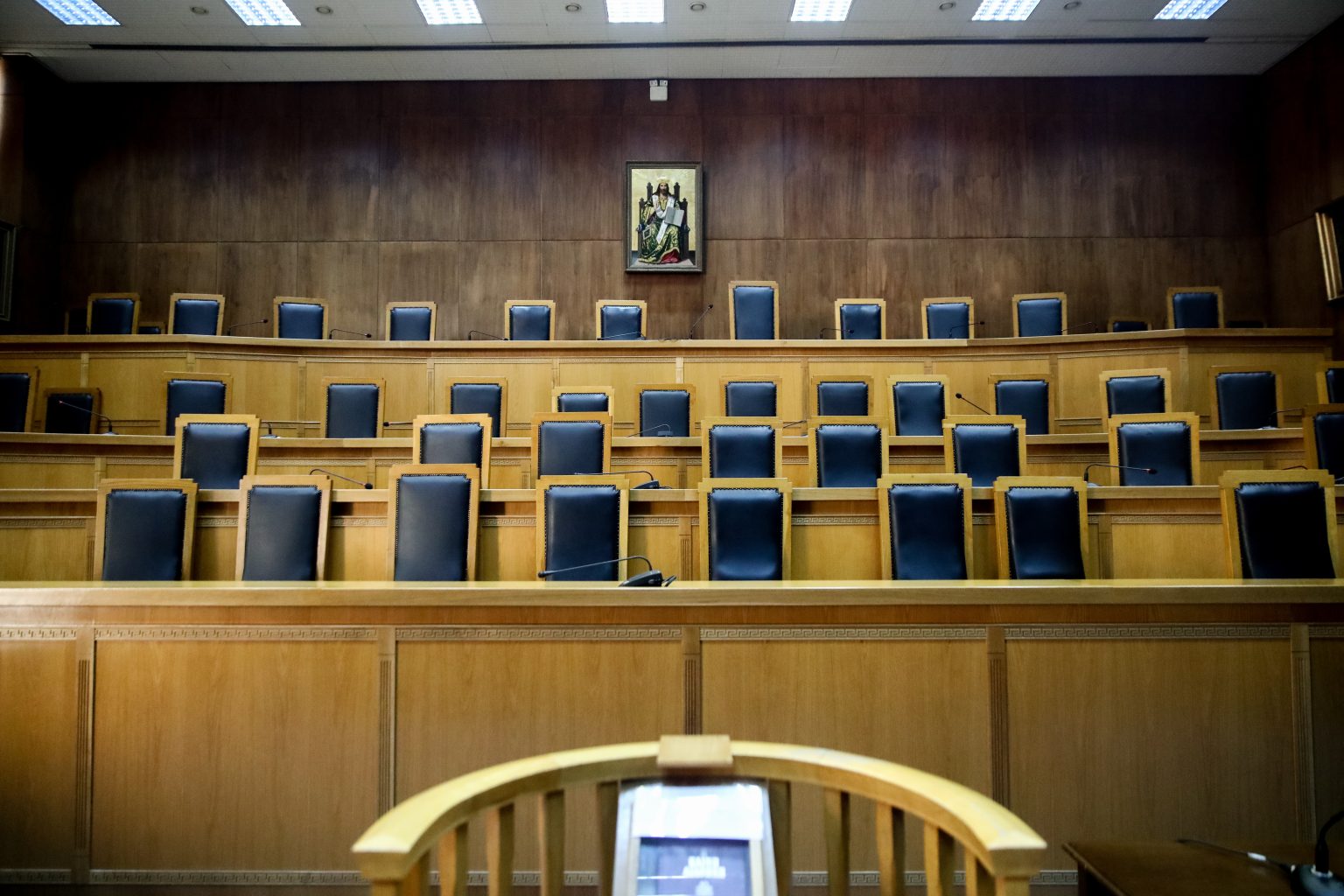 Ερχεται ρύθμιση για τα πάρκινγκ στις πιλοτές - ΤΑ ΝΕΑ
