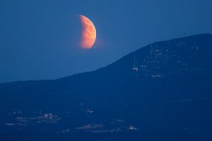 Ματωμένο Φεγγάρι: Η μαγεία της τελευταίας ολικής έκλειψης Σελήνης για ...