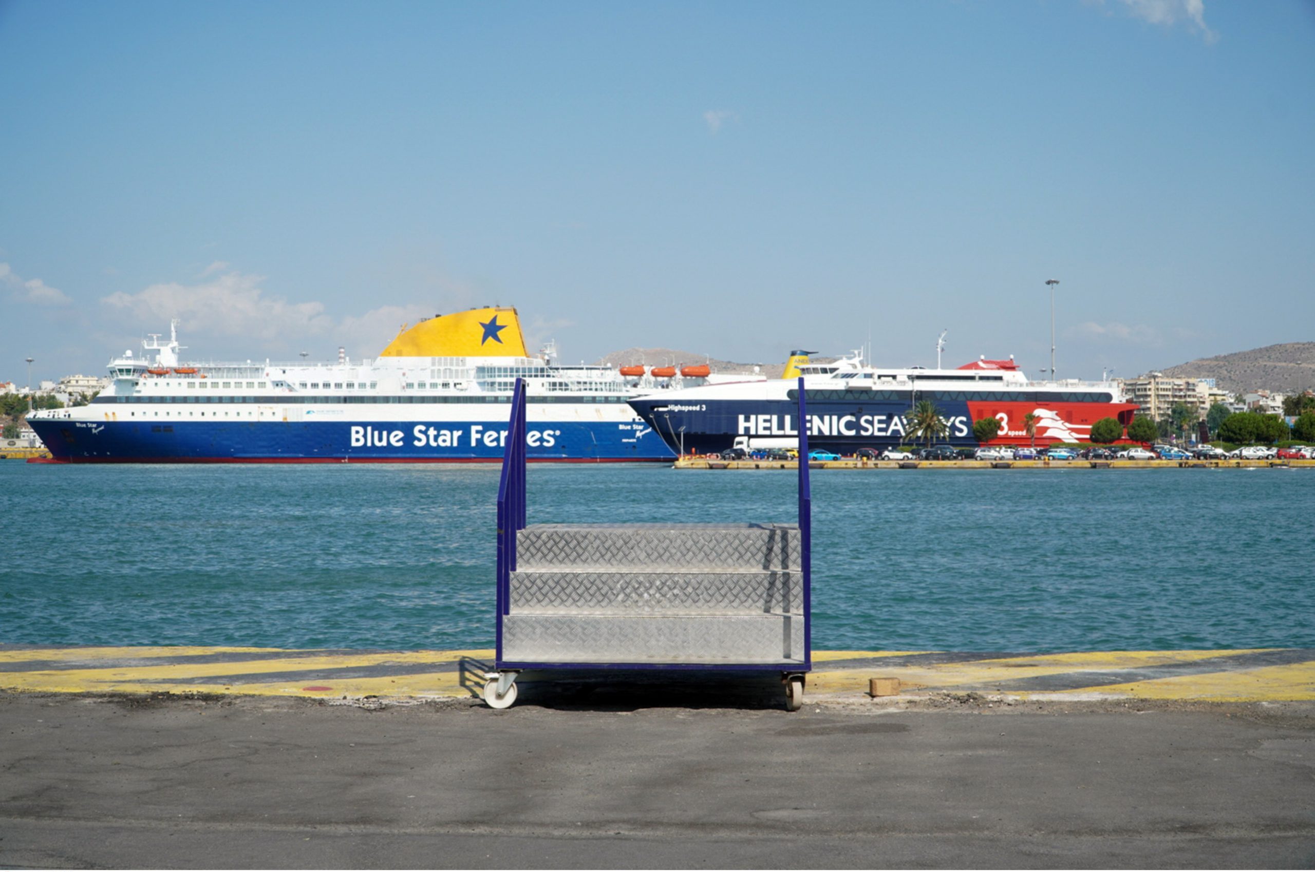 Ακυρώθηκε το δρομολόγιο του «Blue Star Χίος» λόγω κινητοποιήσεων για ...