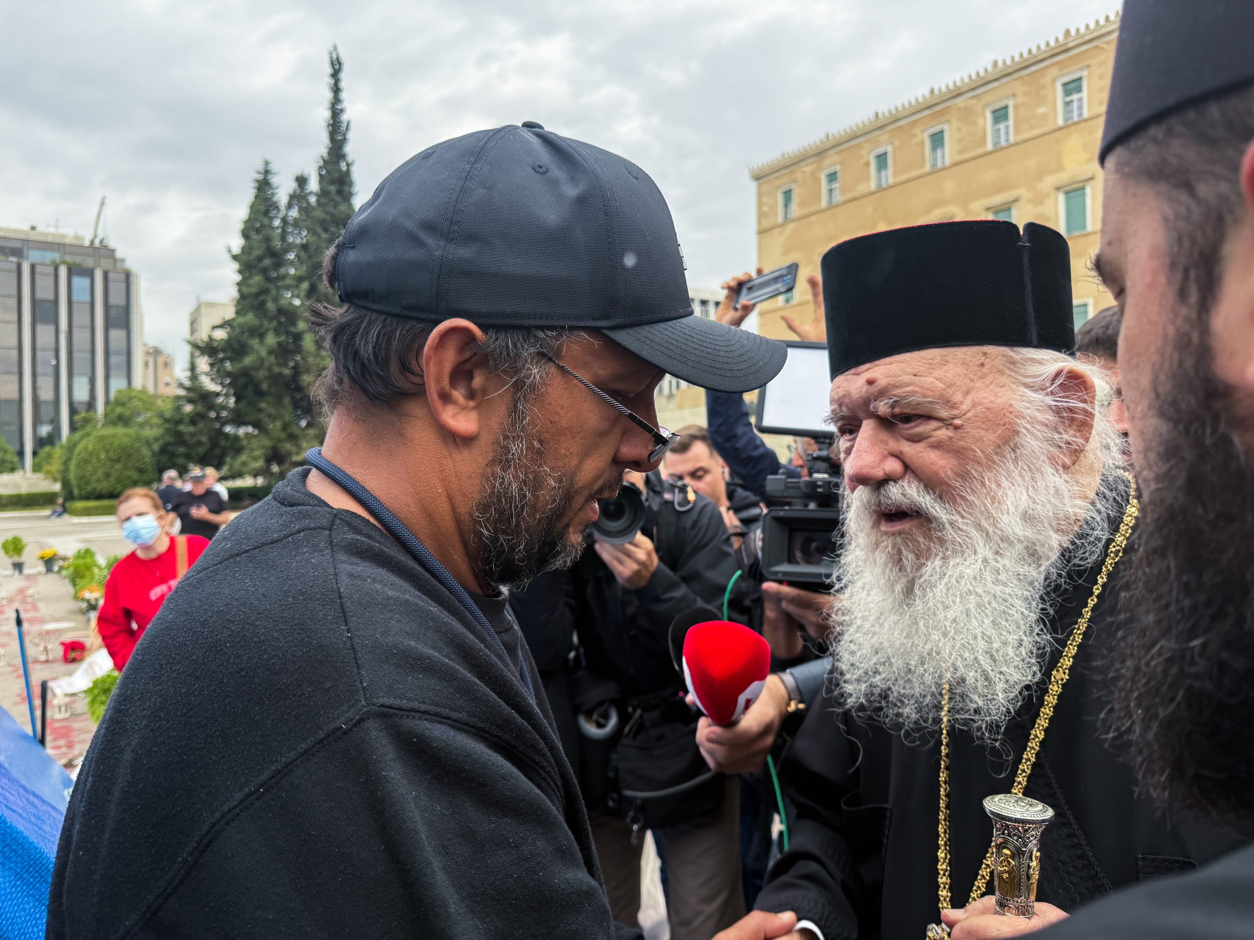 Πάνος Ρούτσι: Στον πλευρό του και ο Αρχιεπίσκοπος Ιερώνυμος ...