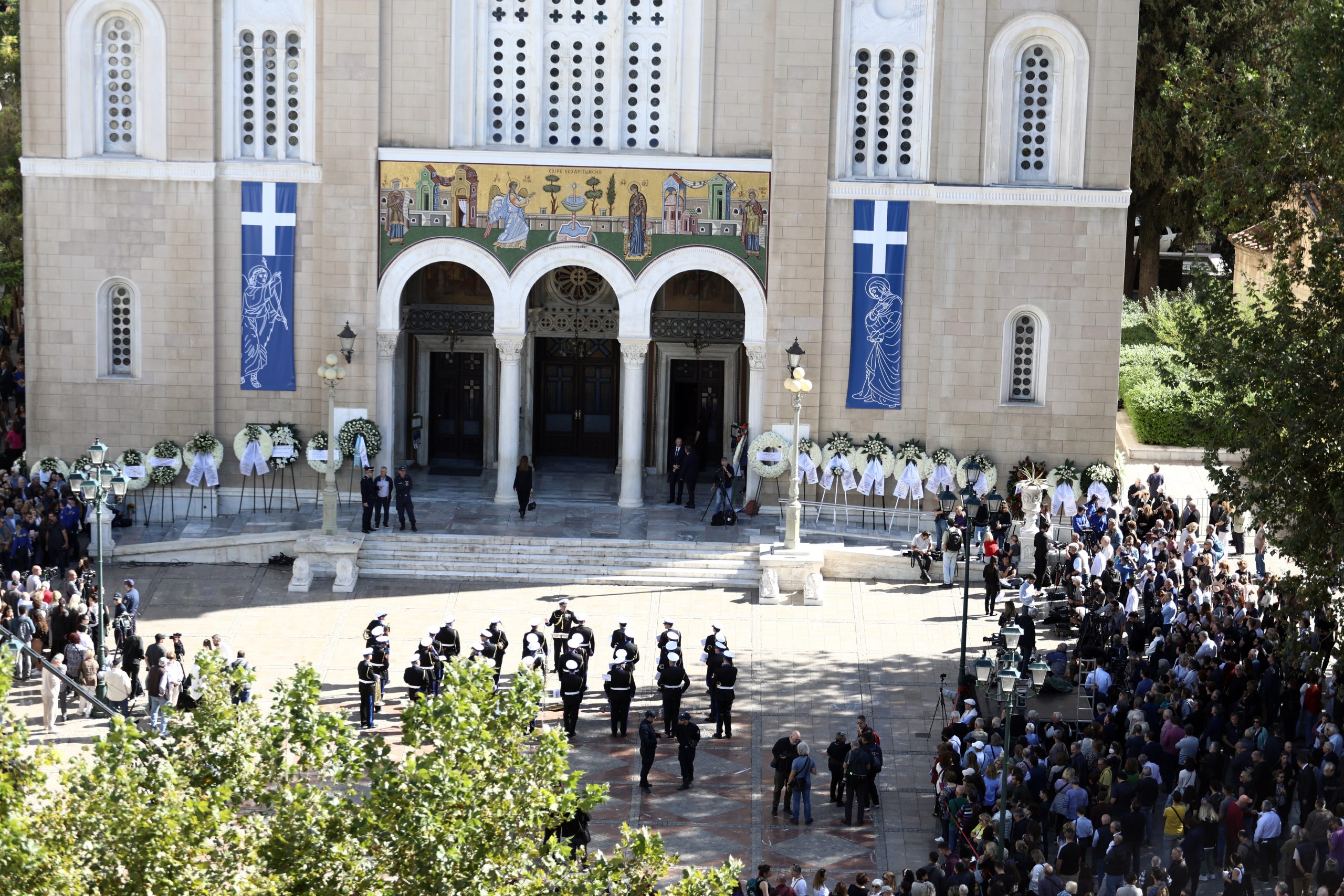 Κηδεία Σαββόπουλου: Εξι ηχηρές απουσίες - ΤΑ ΝΕΑ