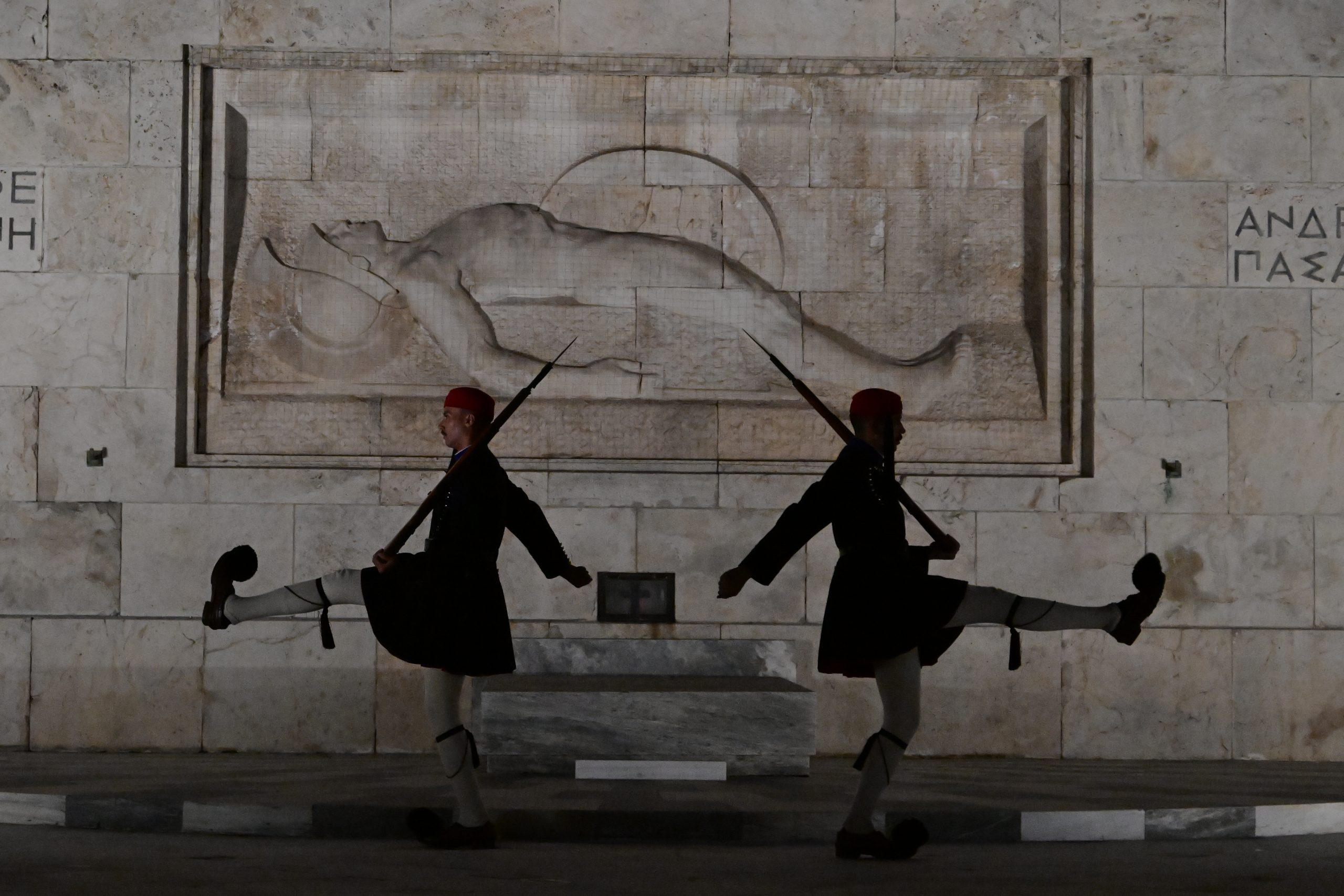 Πρώτες καταδίκες με τον νέο νόμο για τον Αγνωστο Στρατιώτη - ΤΑ ΝΕΑ