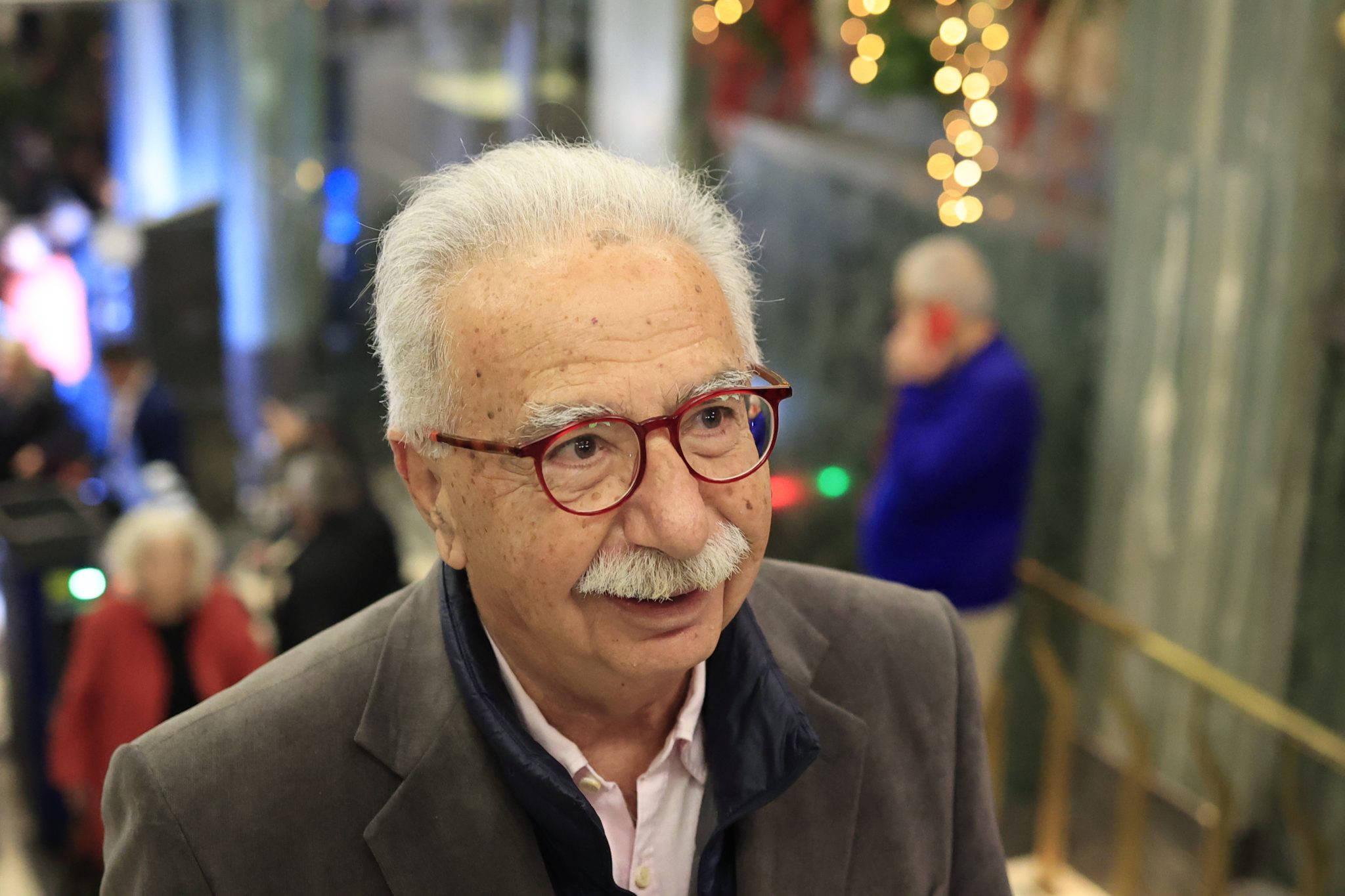 Παρουσίαση «Ιθάκης» του Αλέξη Τσίπρα στο Παλλάς: Ποιοι έδωσαν το «παρών ...