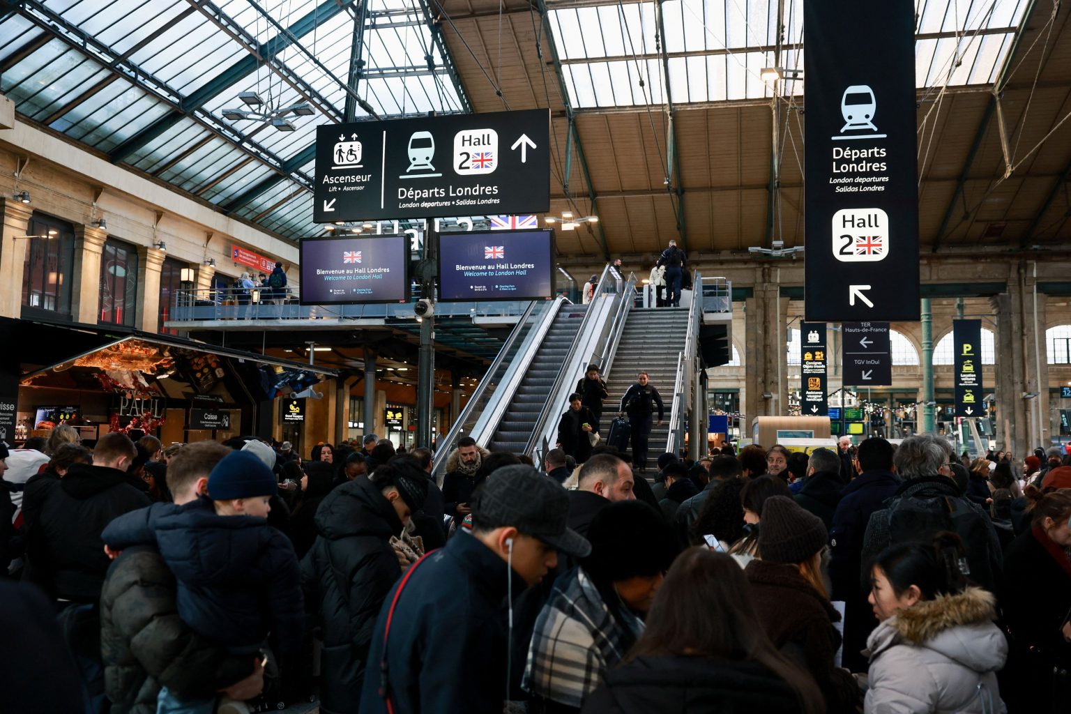 Eurostar: Σταδιακή αποκατάσταση της σιδηροδρομικής γραμμής από τις 16: ...
