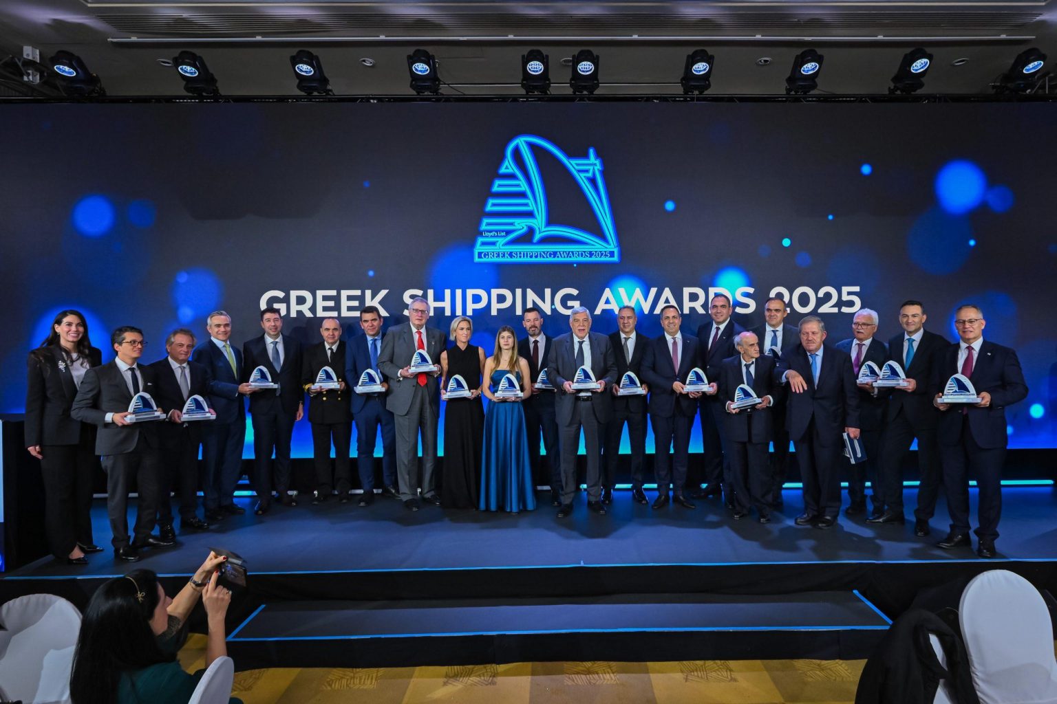 Επίδομα 250 ευρώ: Ποιοι το δικαιούνται και πότε θα καταβληθεί - ΤΑ ΝΕΑ