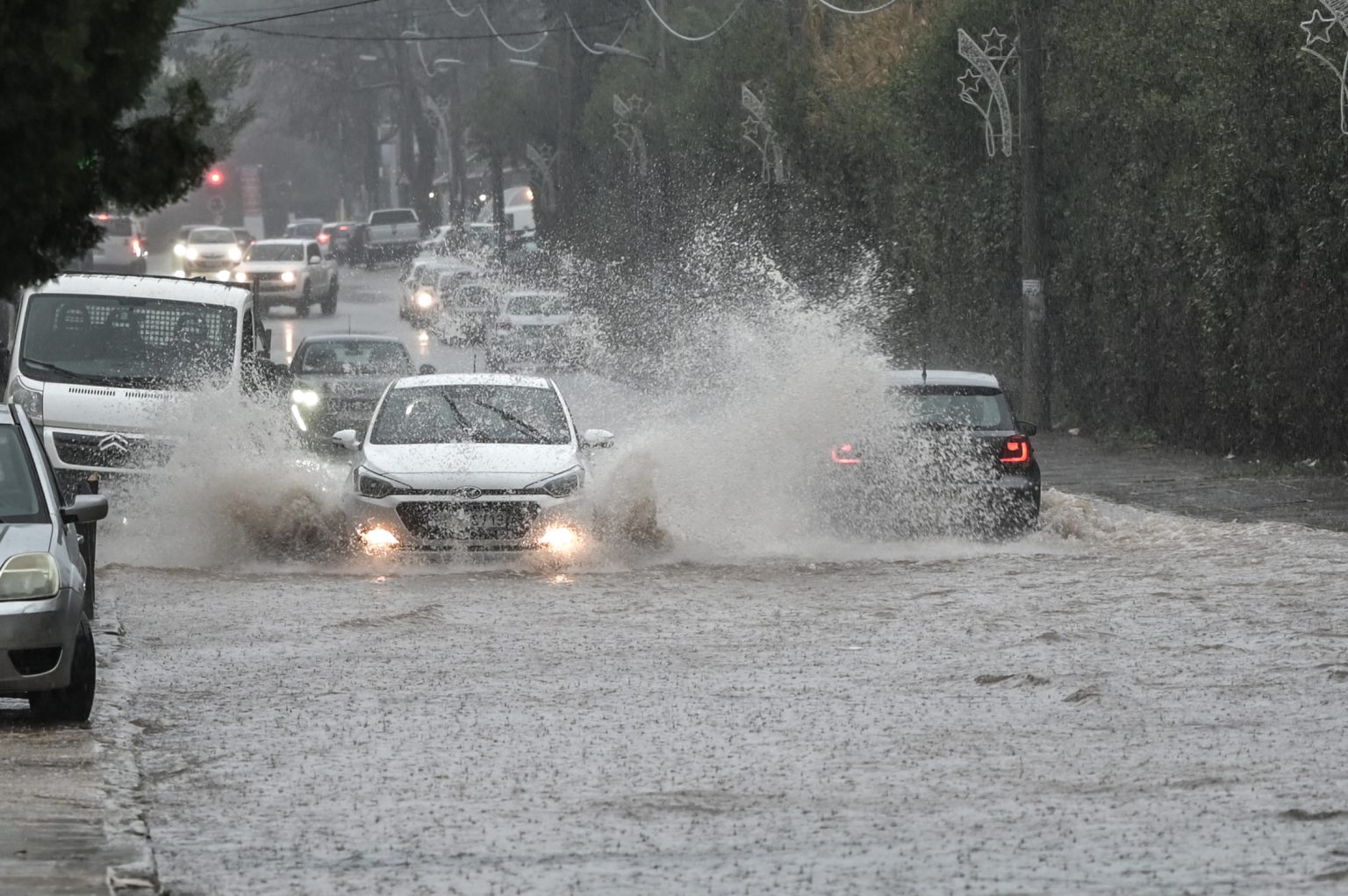 Δεμένα τα πλοία σε Πειραιά και Λαύριο λόγω ισχυρών ανέμων - ΤΑ ΝΕΑ
