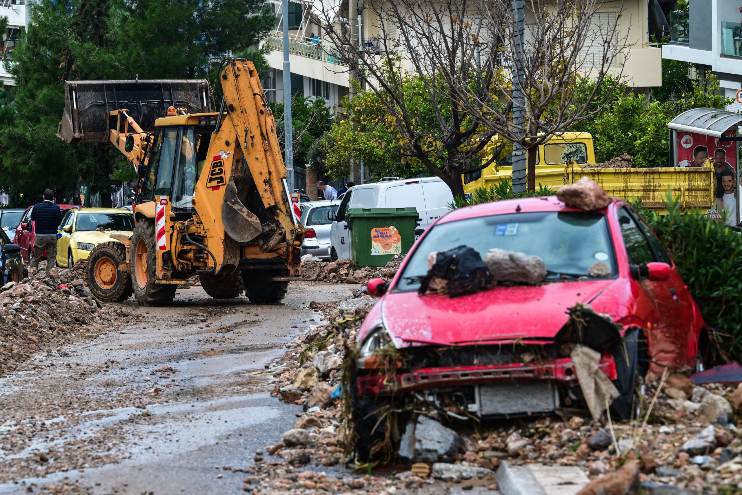 Η επόμενη ημέρα της καταστροφής στην Aνω Γλυφάδα - Τι δείχνει η αυτοψία ...