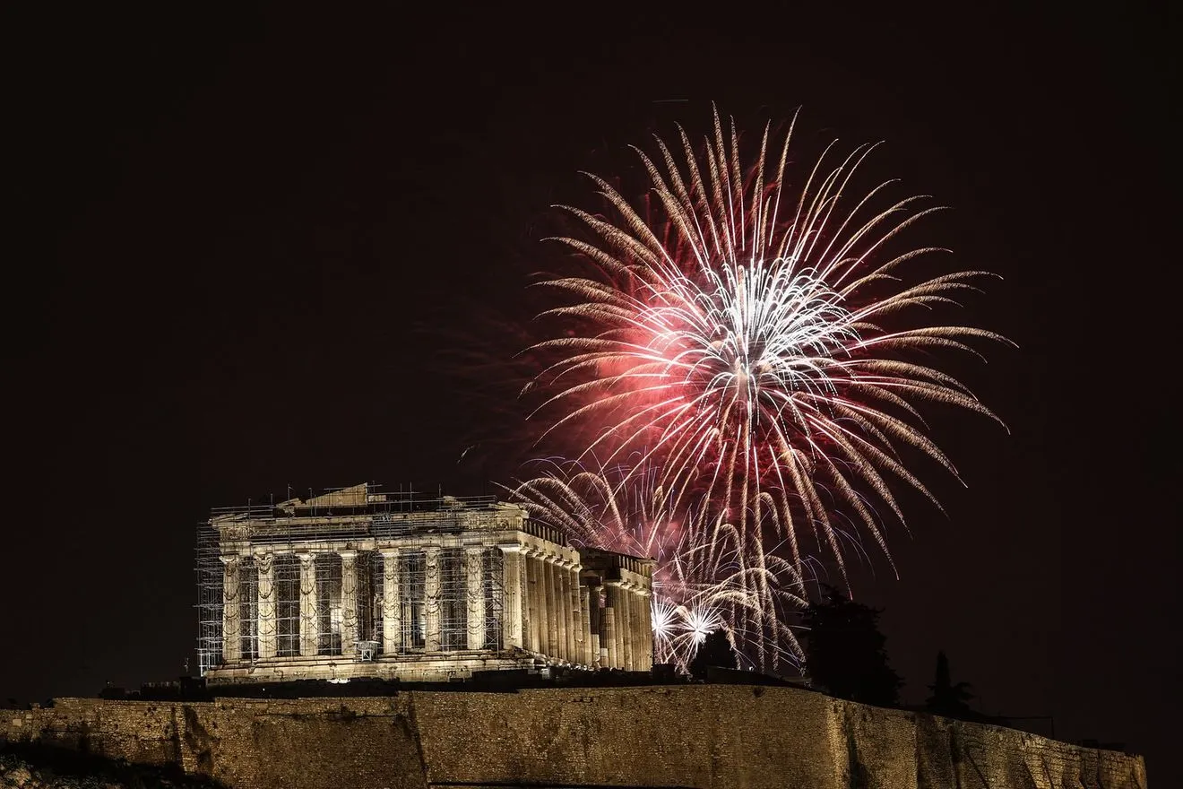 Ευτυχισμένο το 2026! Τanea.gr εύχονται υγεία, αισιοδοξία και ελπίδα για ...